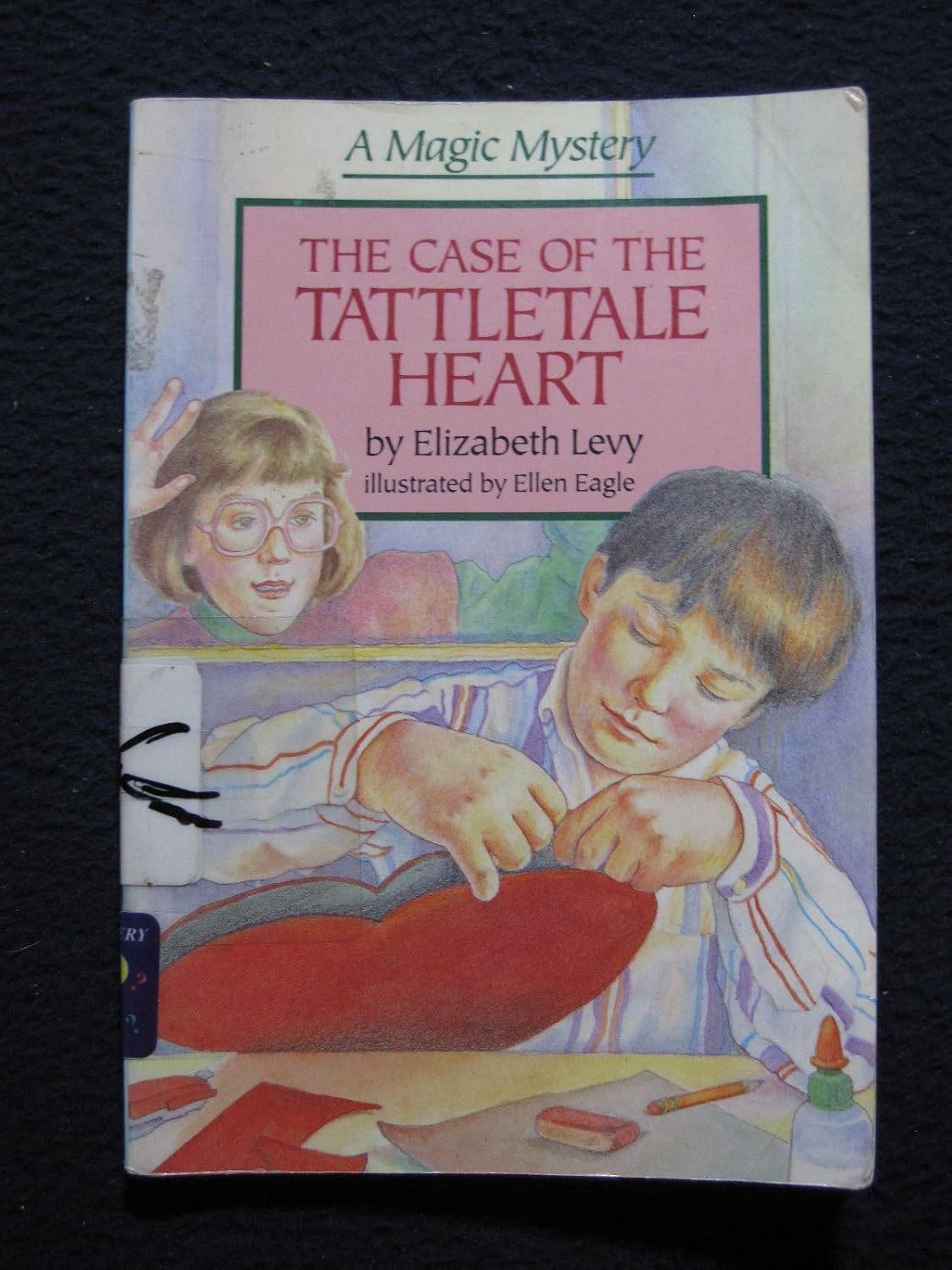 The Case of the Tattletale Heart (Magic Mystery): Levy: 9780671740641 ...