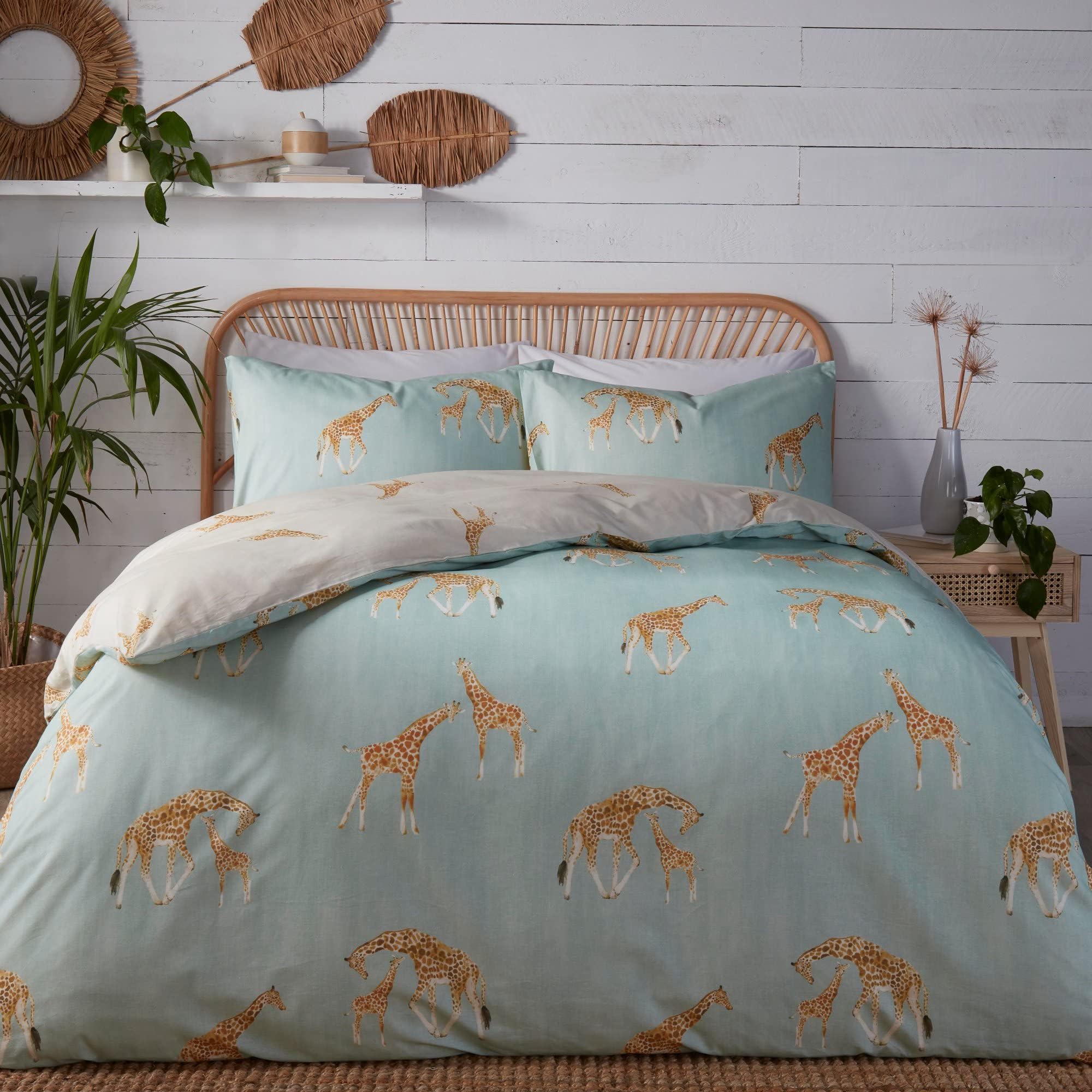 Fusion - Milo Giraffe - Reversible Duvet Cover Set - Single Bed Size in ...