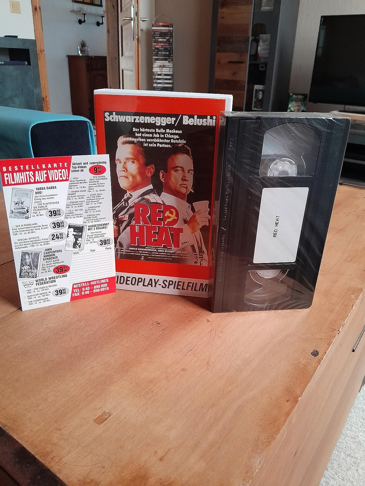 Red Heat [VHS] : Arnold Schwarzenegger, James "Jim" Belushi, Peter ...