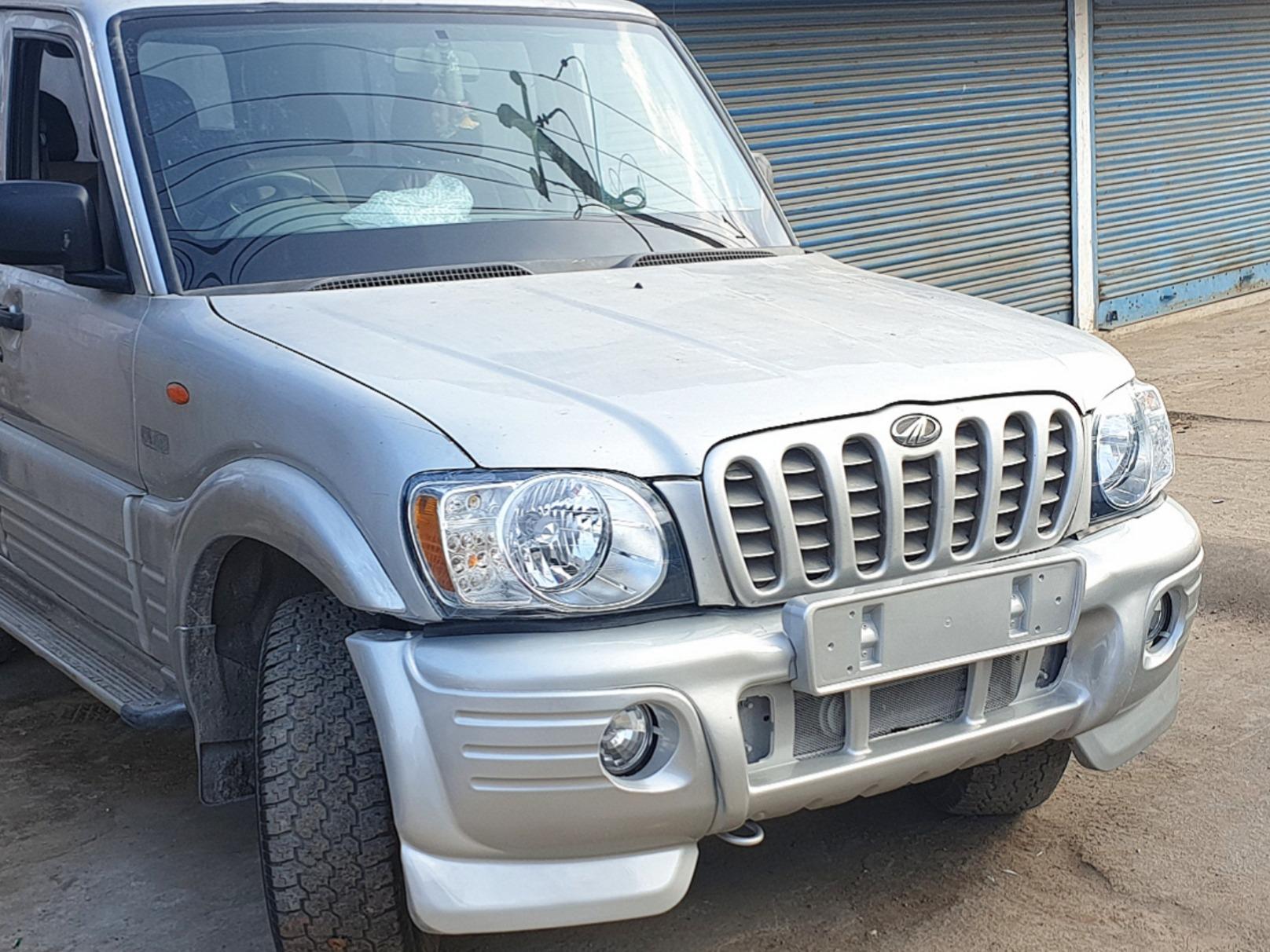 Headlight assembly for Mahindra Scorpio (Left side) : Amazon.in: Car ...