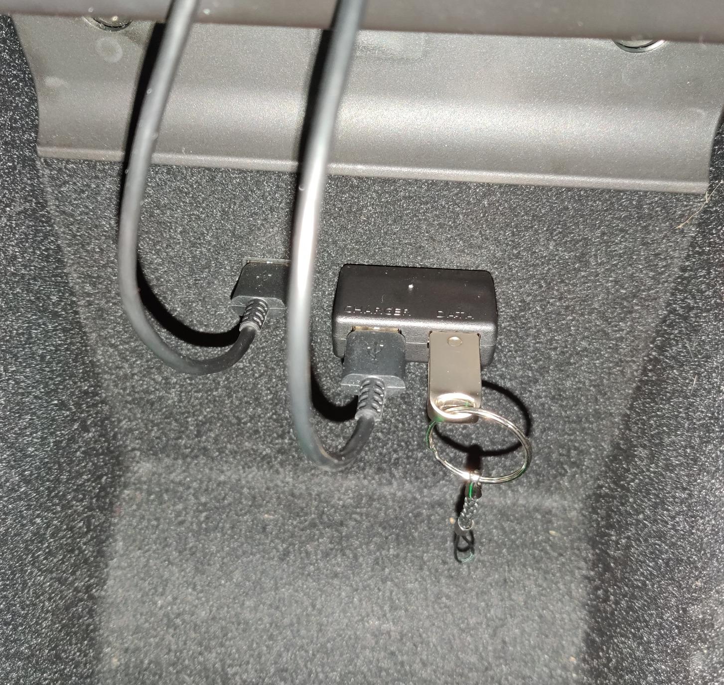 Amazon.com: Navak USB Splitter for Tesla Model 3/Model Y, USB Power ...