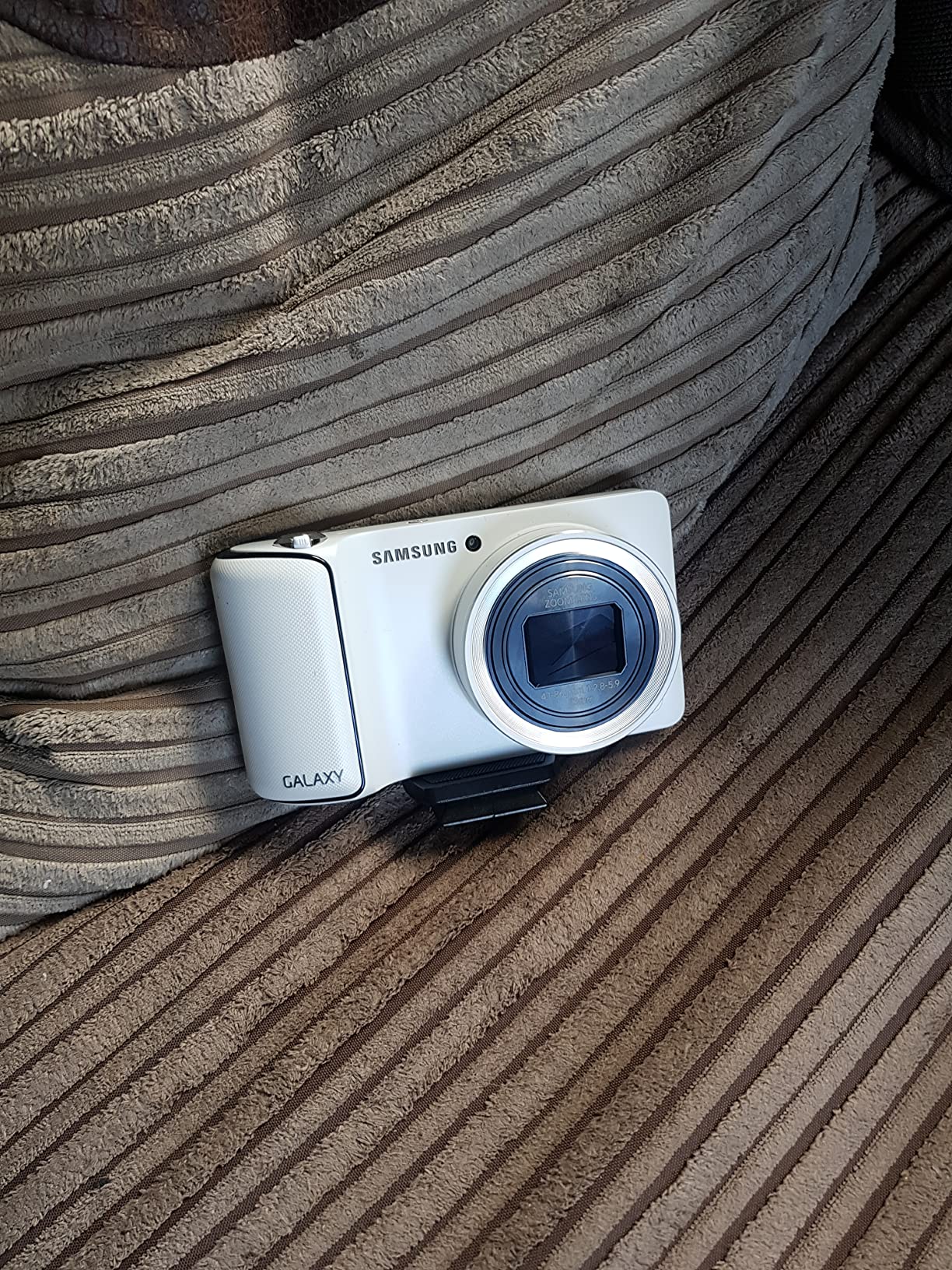 Samsung Galaxy Camera - White (16MP, 21x Optical Zoom, Android 4.1 ...
