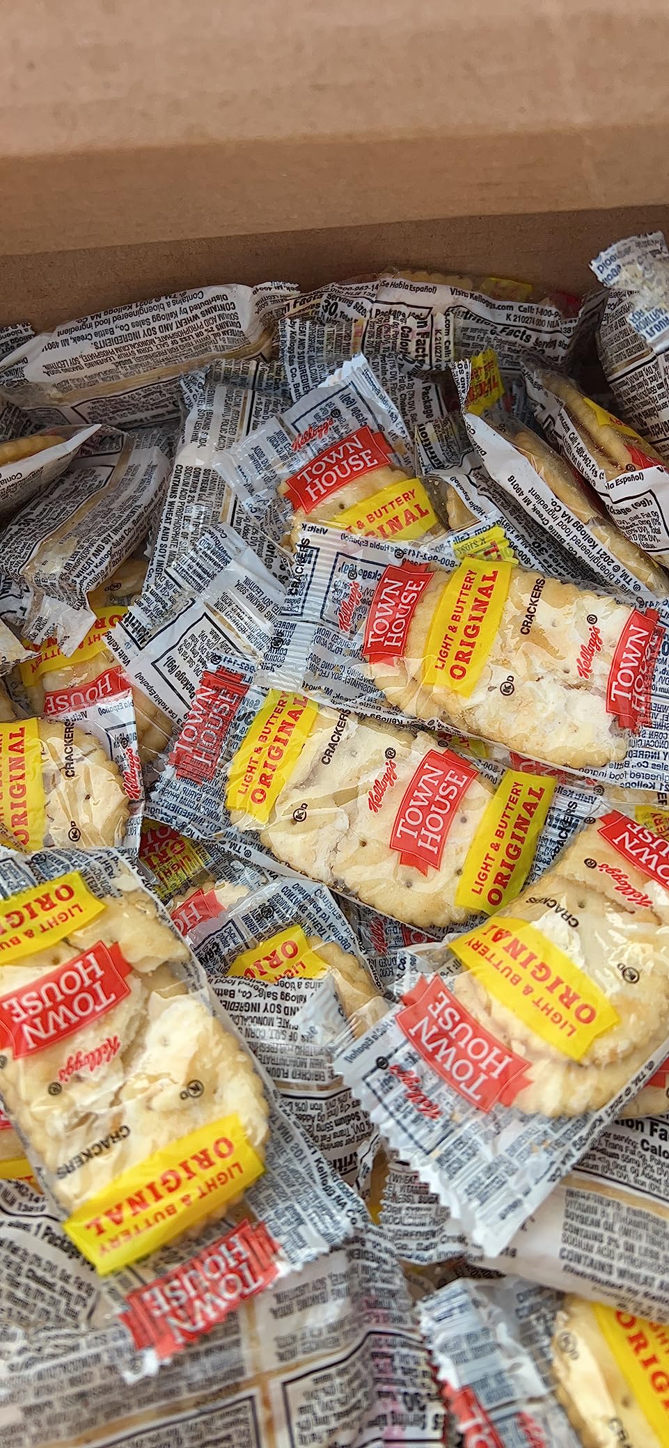 Amazon.com: Town House Light and Buttery Original Single Serve Cracker ...