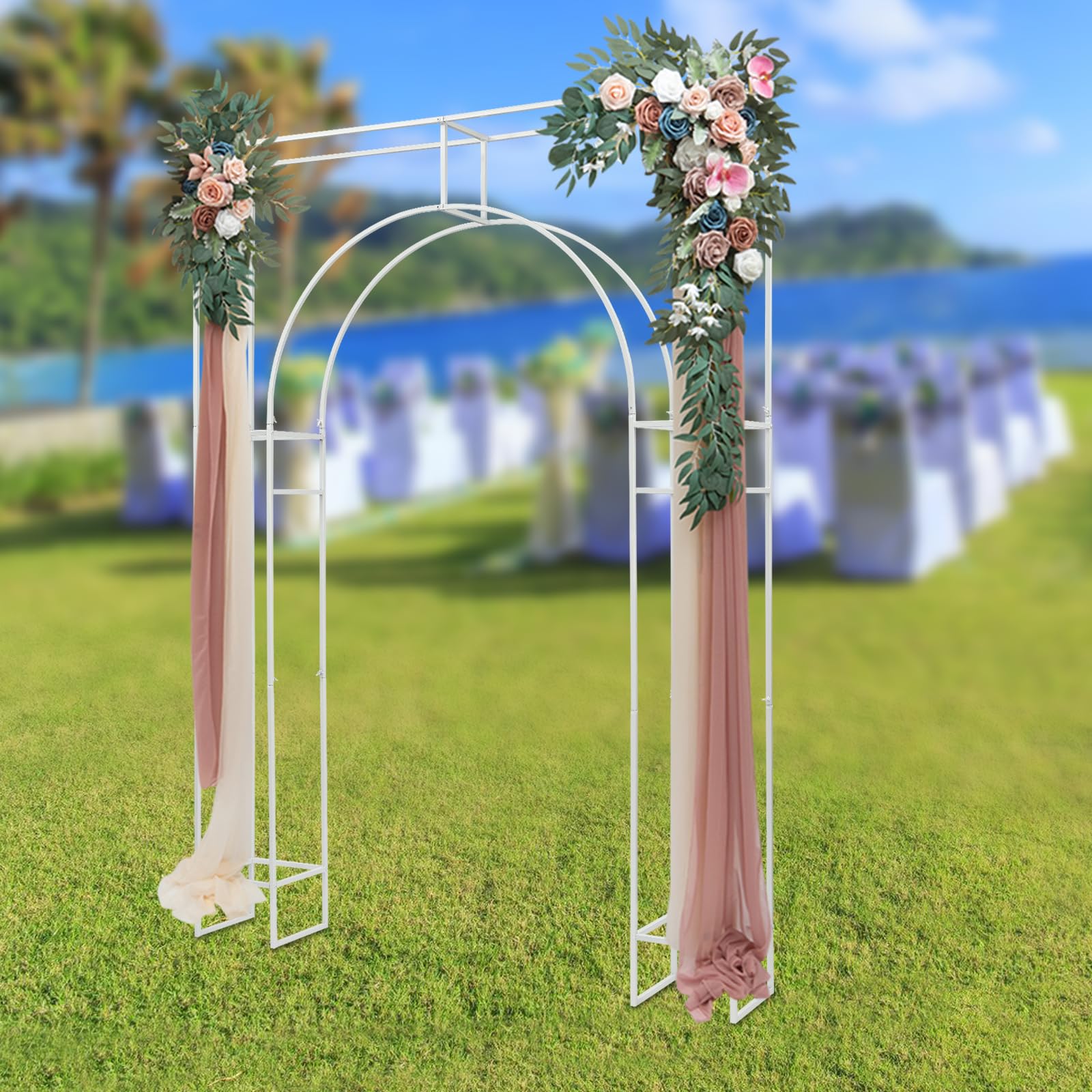 Curved wedding arch | Beachweddingtips.com