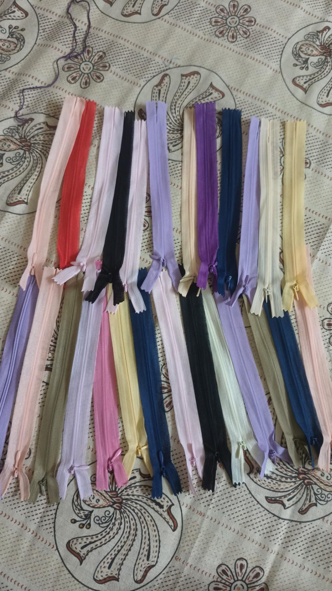 Gemsy Colorful 8-Inch Nylon Zippers | Set of 25, Ideal for Tailoring ...