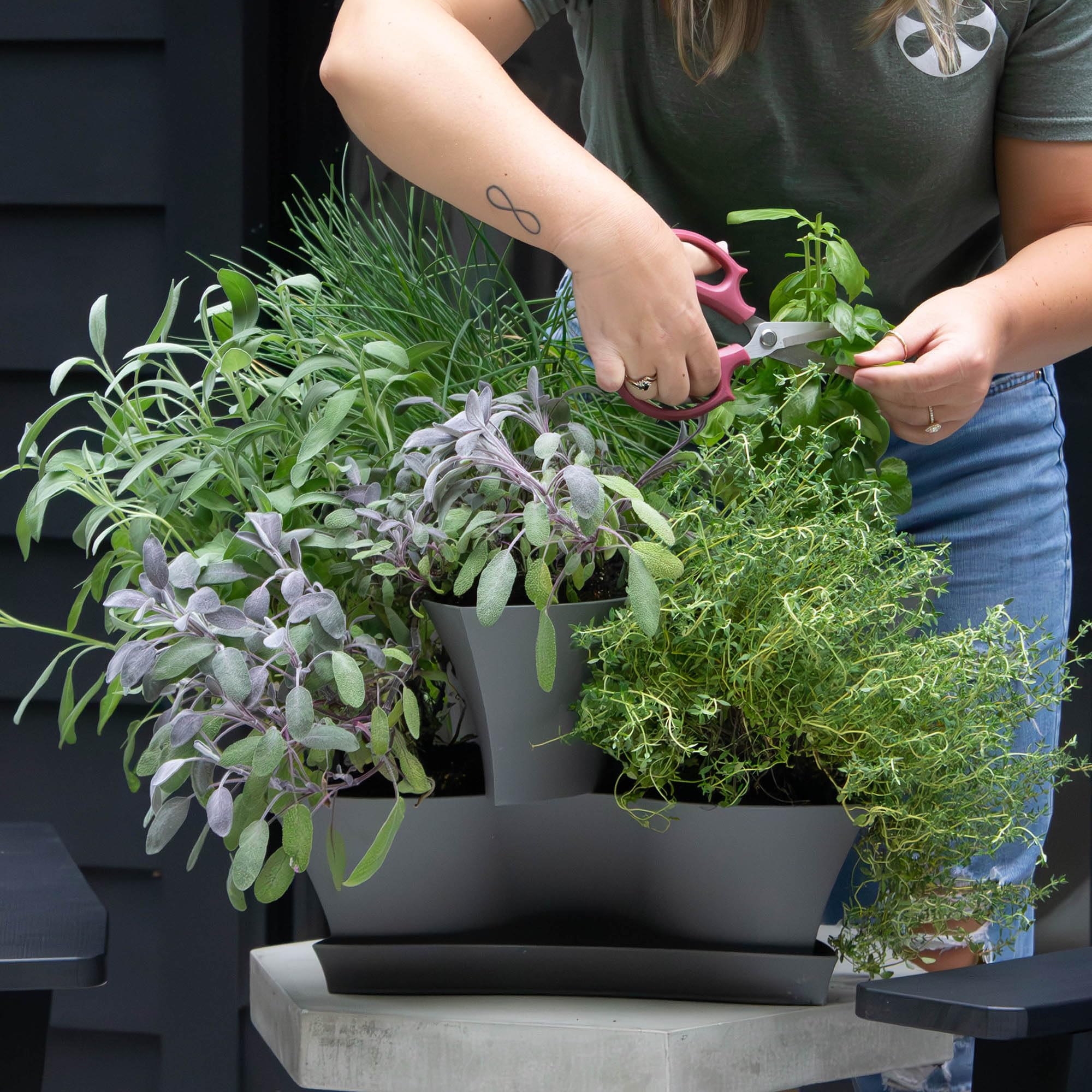 Snapklik.com : Bloem Collins 16" Charcoal Gray Stackable 2 Level Resin ...