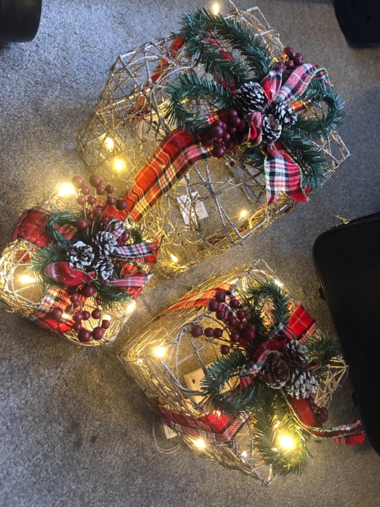 HomeZone Set of 3 Light Up Present Boxes, LEDs Christmas Decorations ...