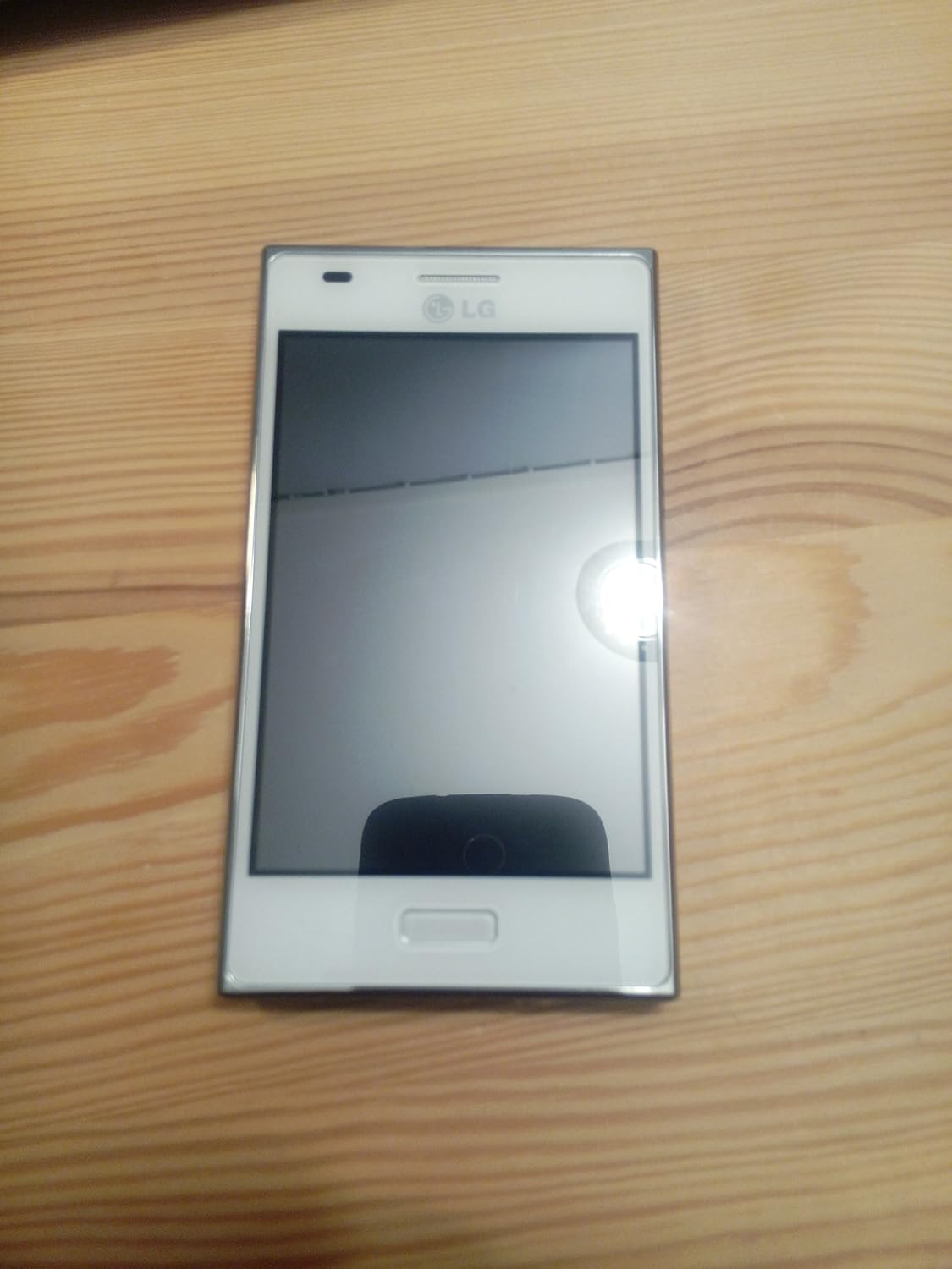 LG E610 Optimus L5 Smartphone (10,2 cm Touchscreen, 5 Megapixel Kamera, UMTS, WiFi, Android 4.0 ...