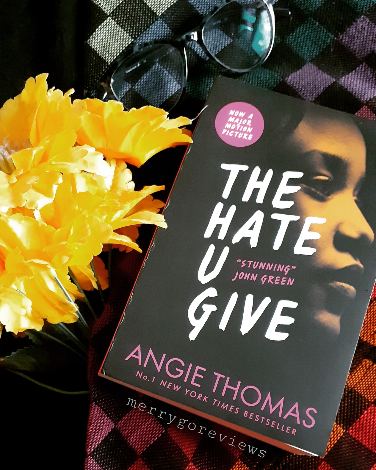 THE HATE U GIVE : Angie Thomas: Amazon.in: Books
