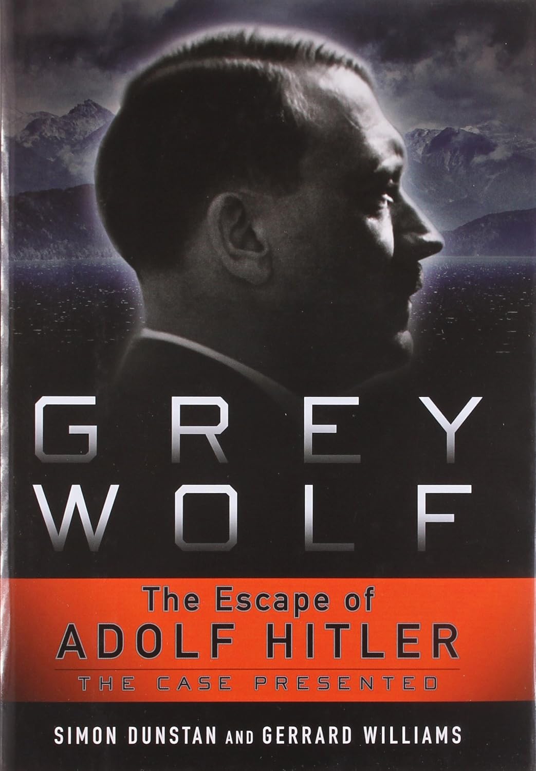 Amazon.com: Grey Wolf: The Escape of Adolf Hitler: 9781402781391 ...