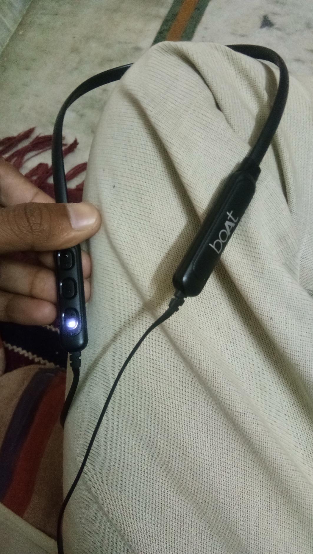 boAt 225 Wireless Earphone with Integrated Controls, Mic, IPX4 Water ...