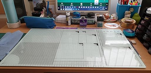 Tonic Studios 352e A3 Glass Cutting Mat, White/ Green : Amazon.co.uk ...