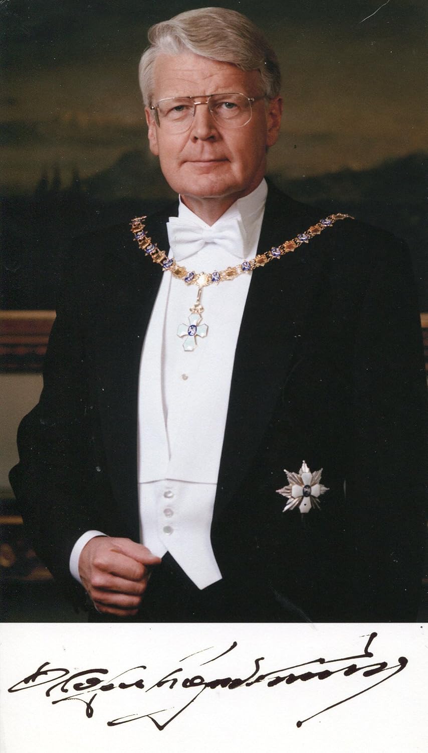 Amazon.com: Olafur Ragnar Grímsson autograph, 5th President of Iceland ...