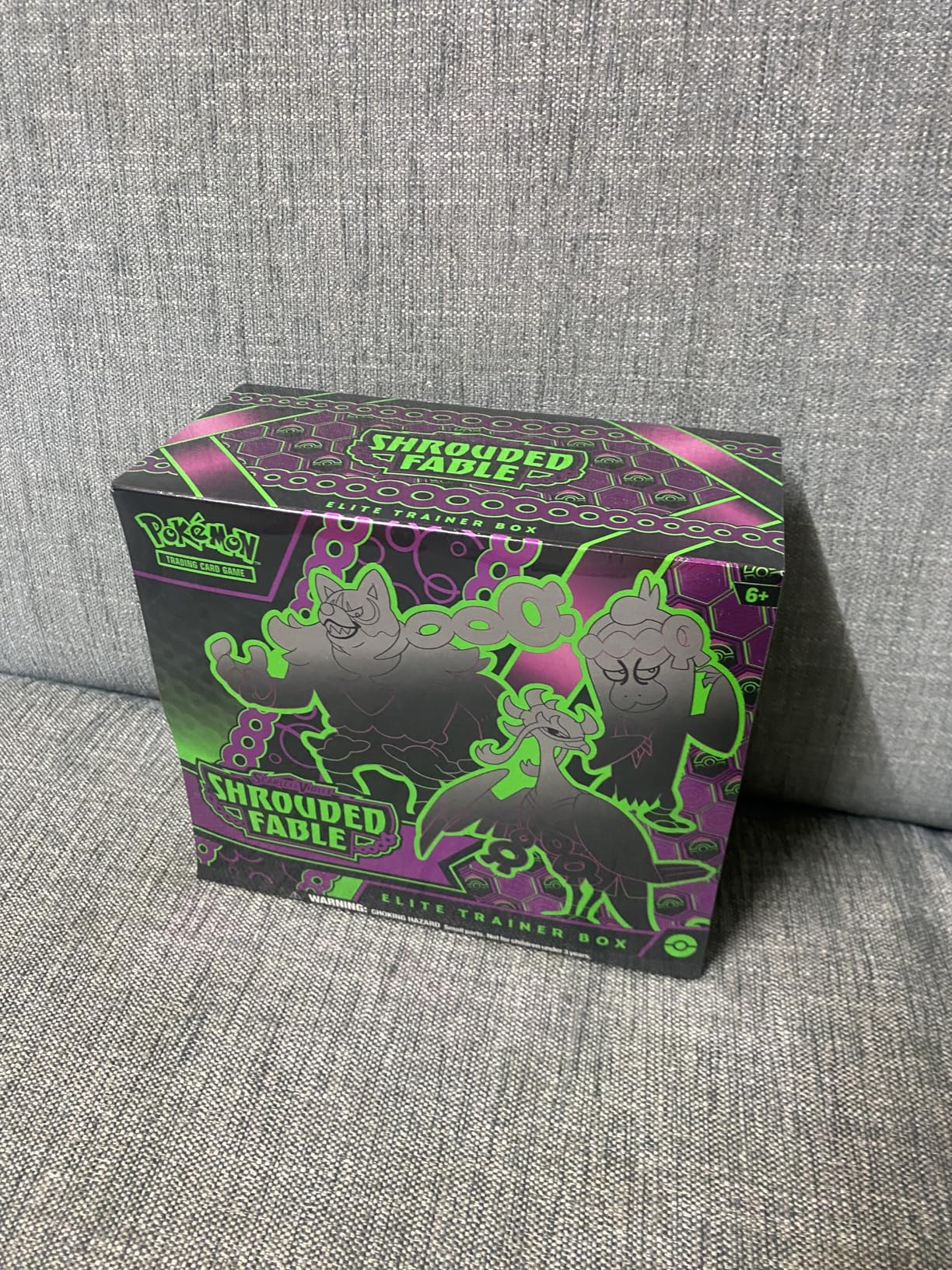 Pokémon TCG: Scarlet and Violet - Shrouded Fable Elite Trainer Box ...