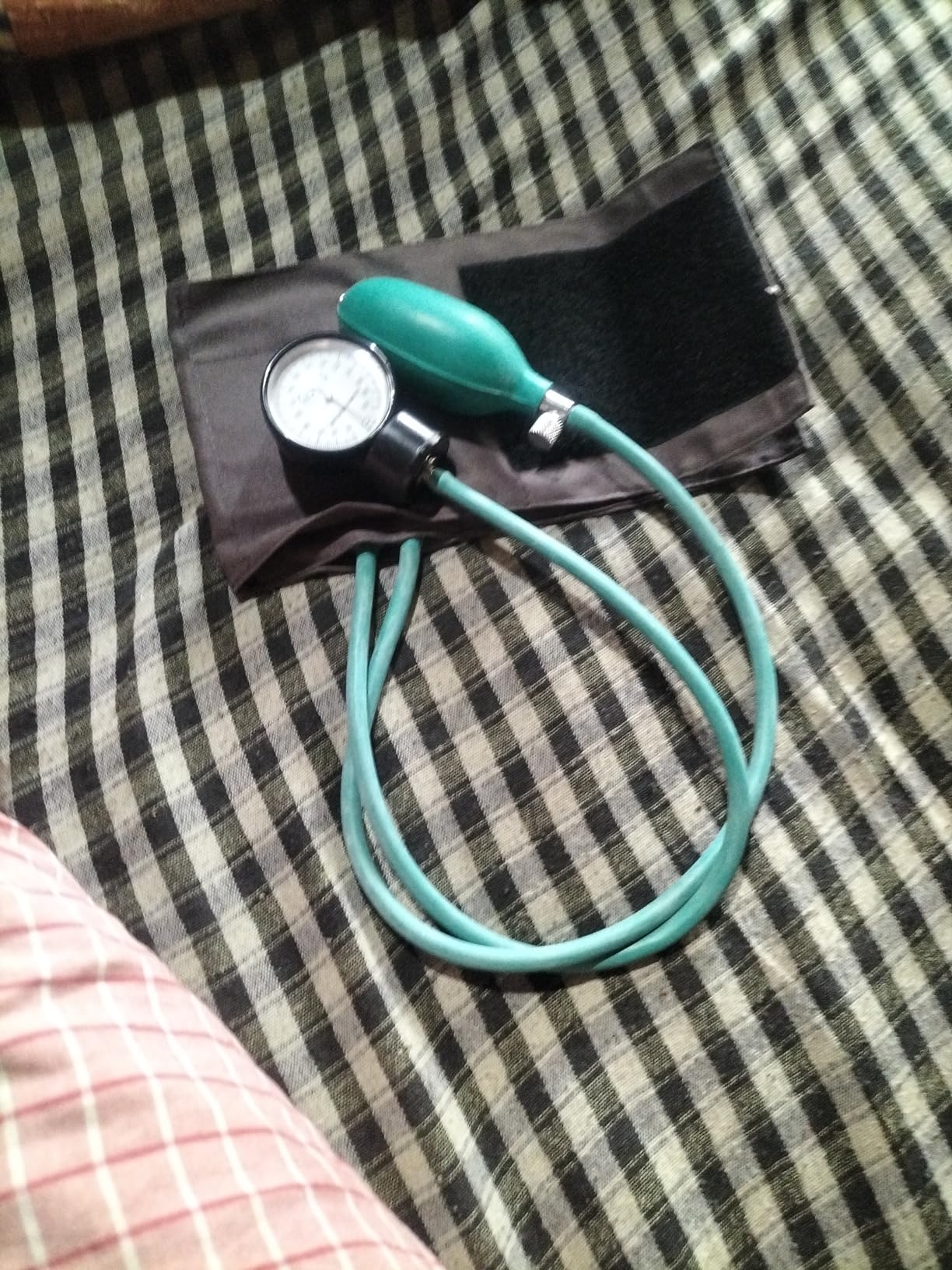 FIDELIS HEALTHCARE Manual Aneroid Sphygmomanometer Dial Blood Pressure ...