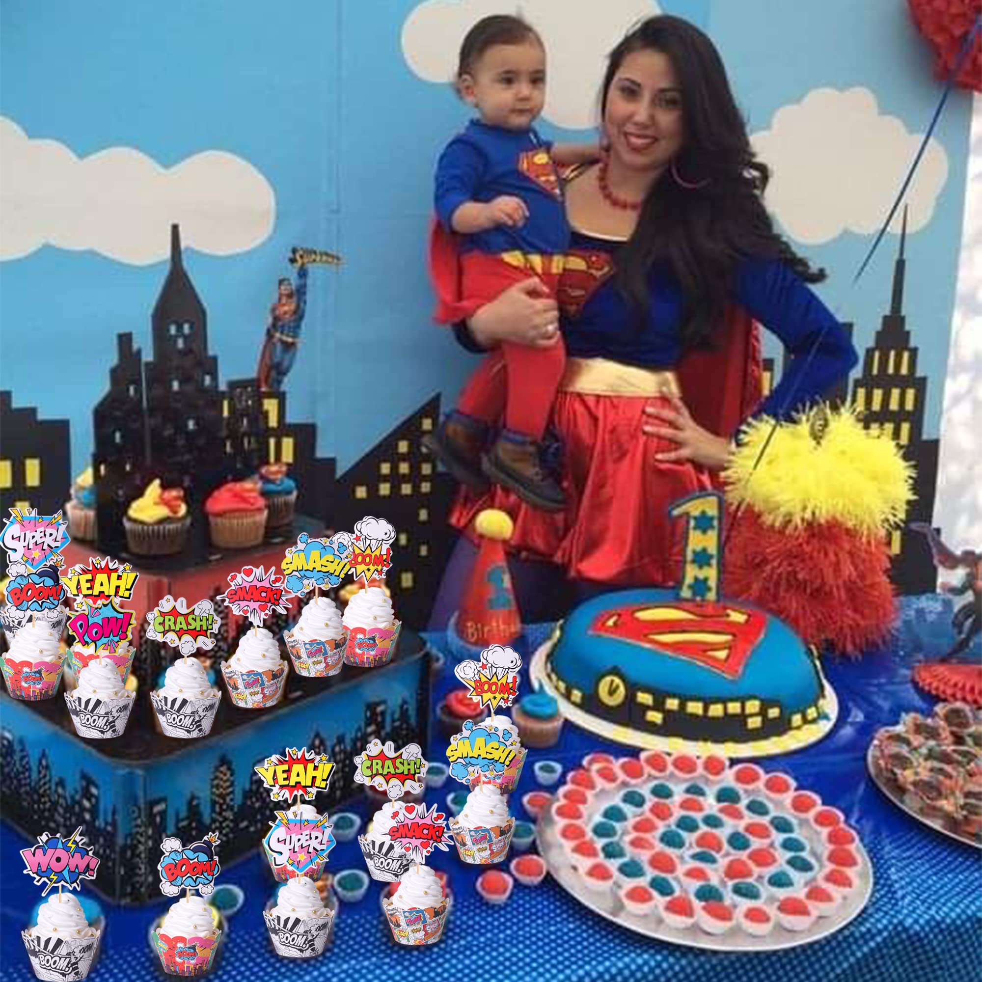 Barra De Chocolate Y Cupcakes Con Temática De Superhéroes