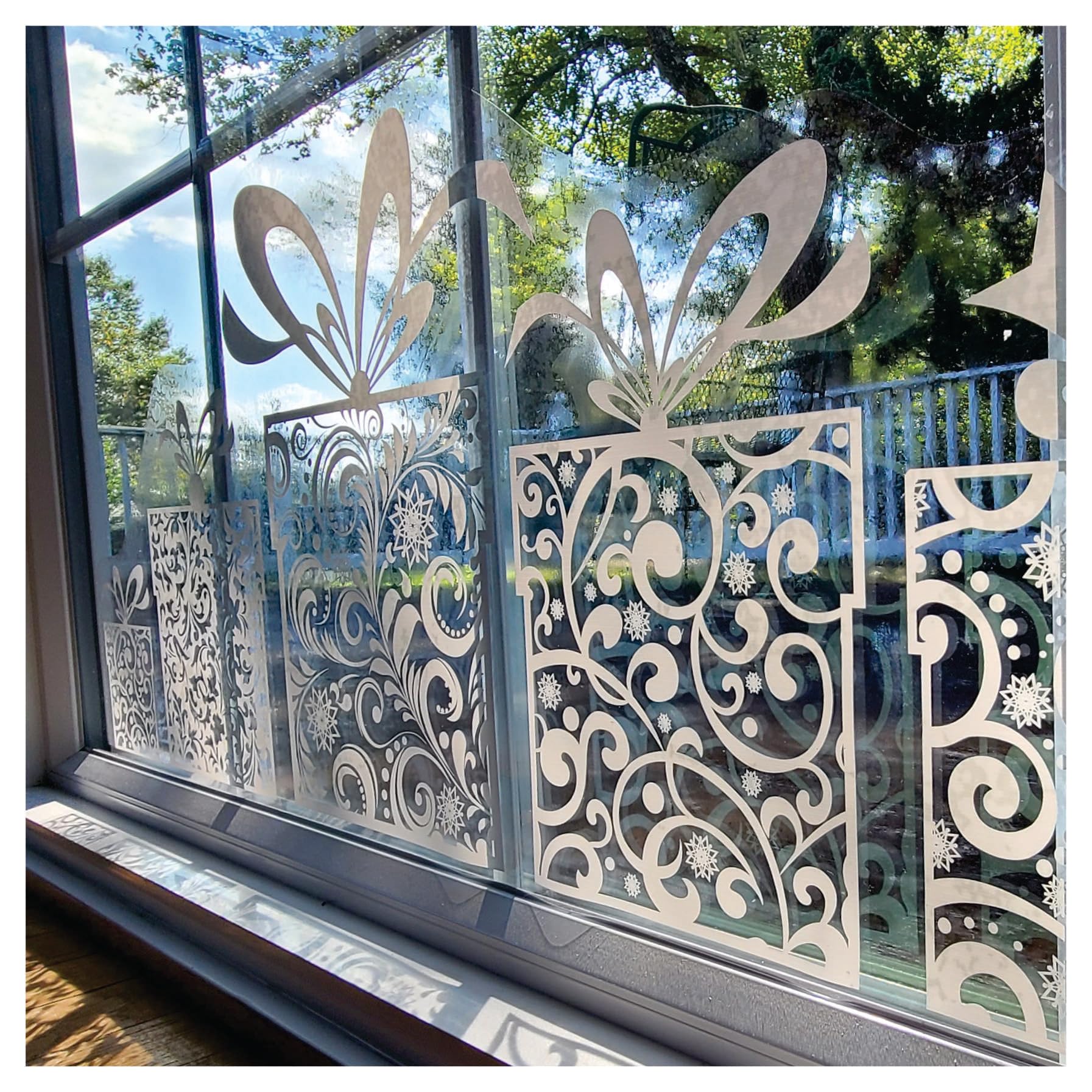 Amazon.com: Hanging Gift and Gift Border Window Clings for Windows and ...