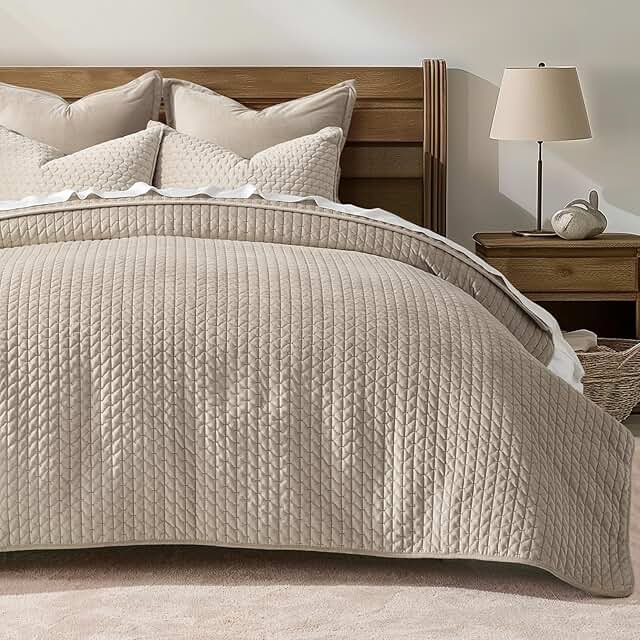 Best Cream and Gold Bedding Set for Luxurious Sleep – Sleep Lander