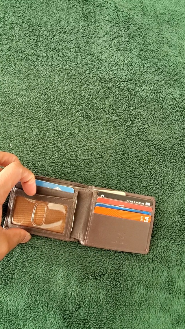 Watch My Honest Review of the Wise Owl Minimalist Wallet on Amazon Live