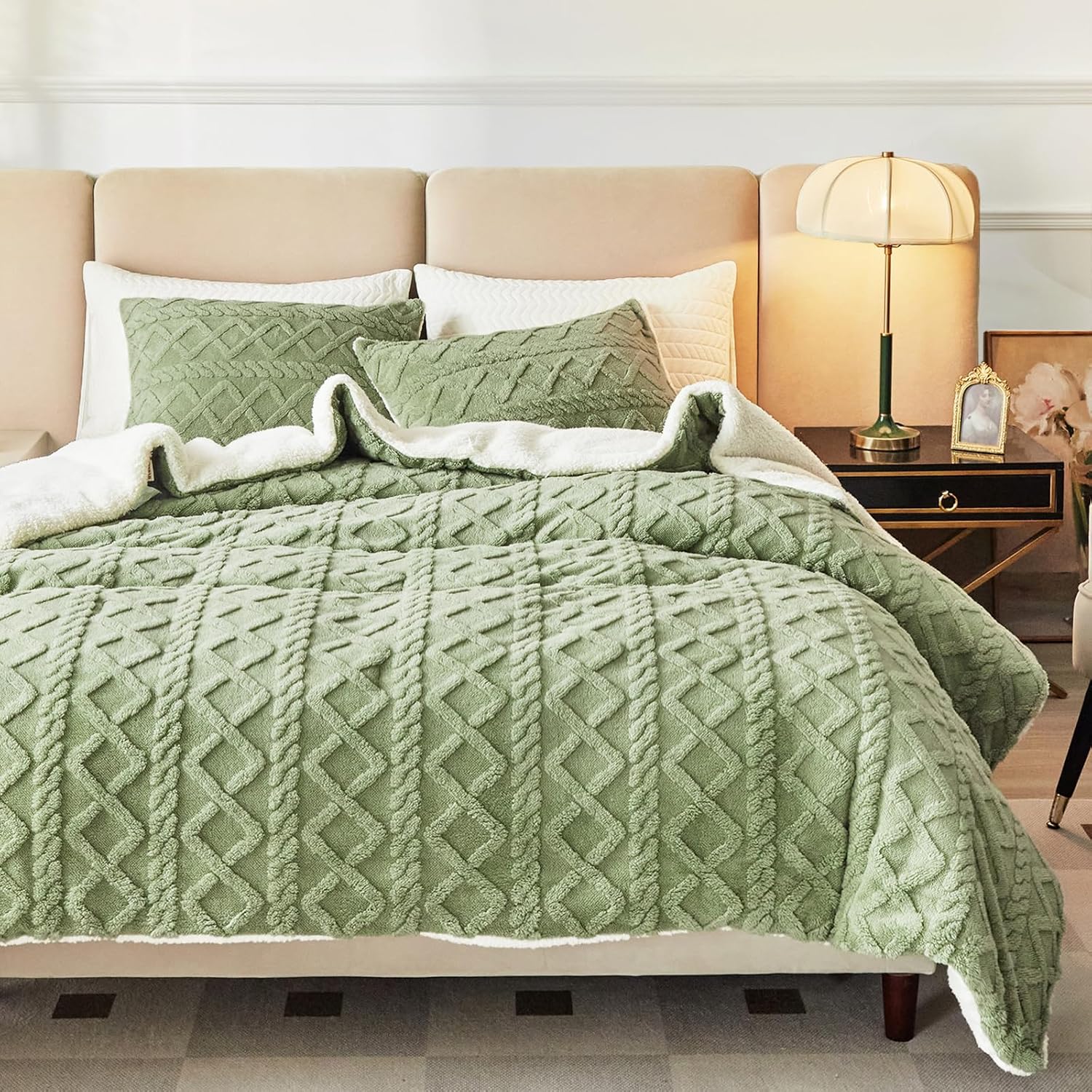 Amazon.com: Joyreap 3-Piece Fluffy Faux Fur Sherpa Comforter Set Green ...