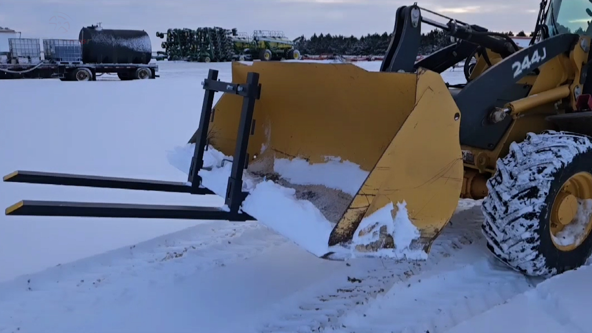 Watch 60" 4000 lbs Pallet Forks with Stabilizer Bar Anti-roll Bar on ...