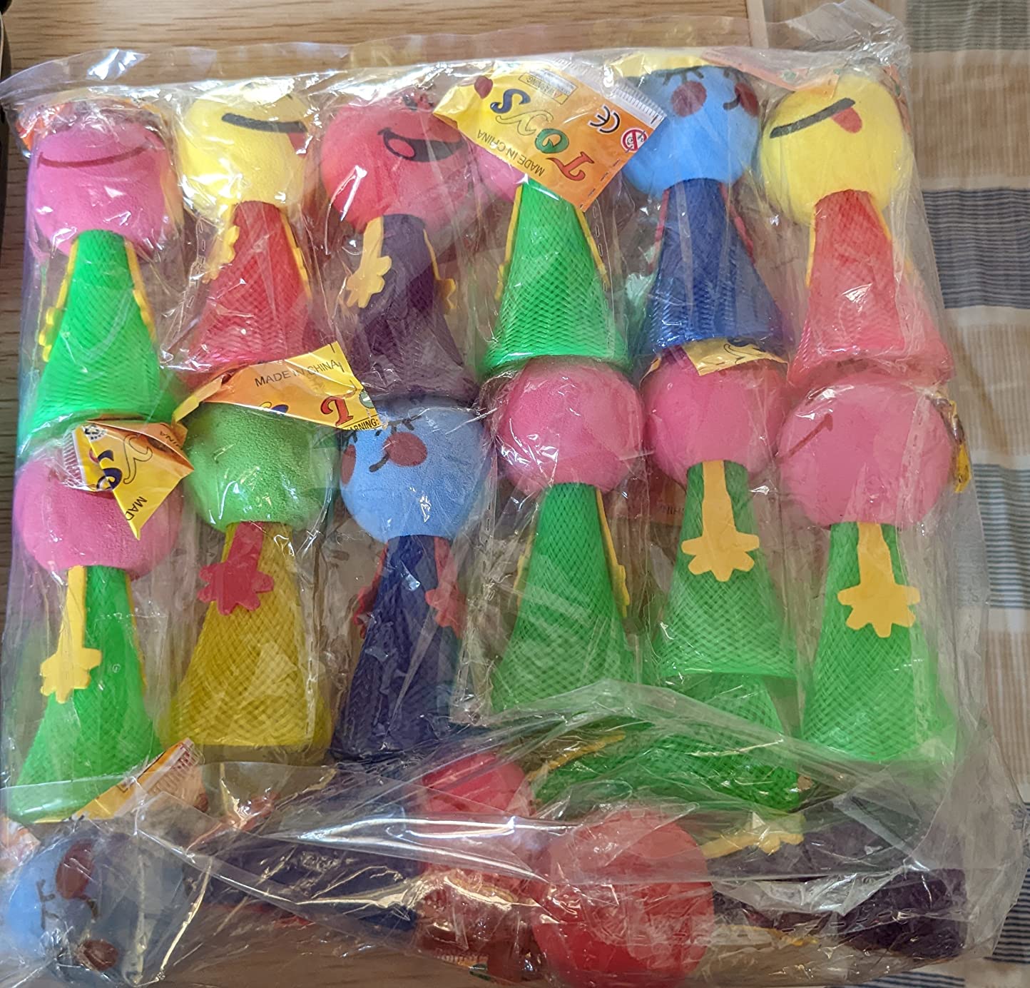 Birthday Popper Set of 20 Smiley Plastic Emoji Jump Toy/Jumper ...