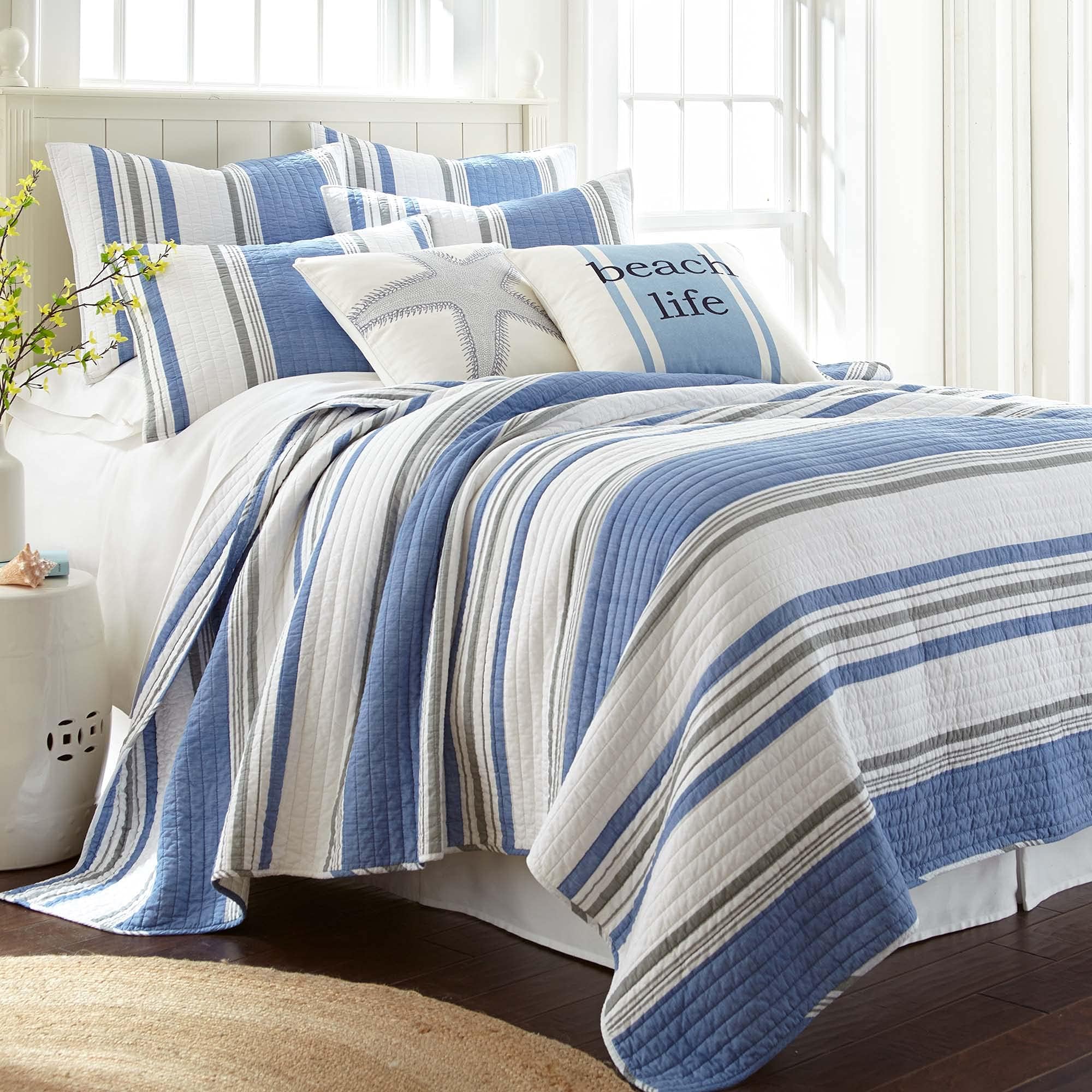 Amazon.com: Levtex Home - Deva Beach Quilt Set - Full/Queen Quilt + Two ...