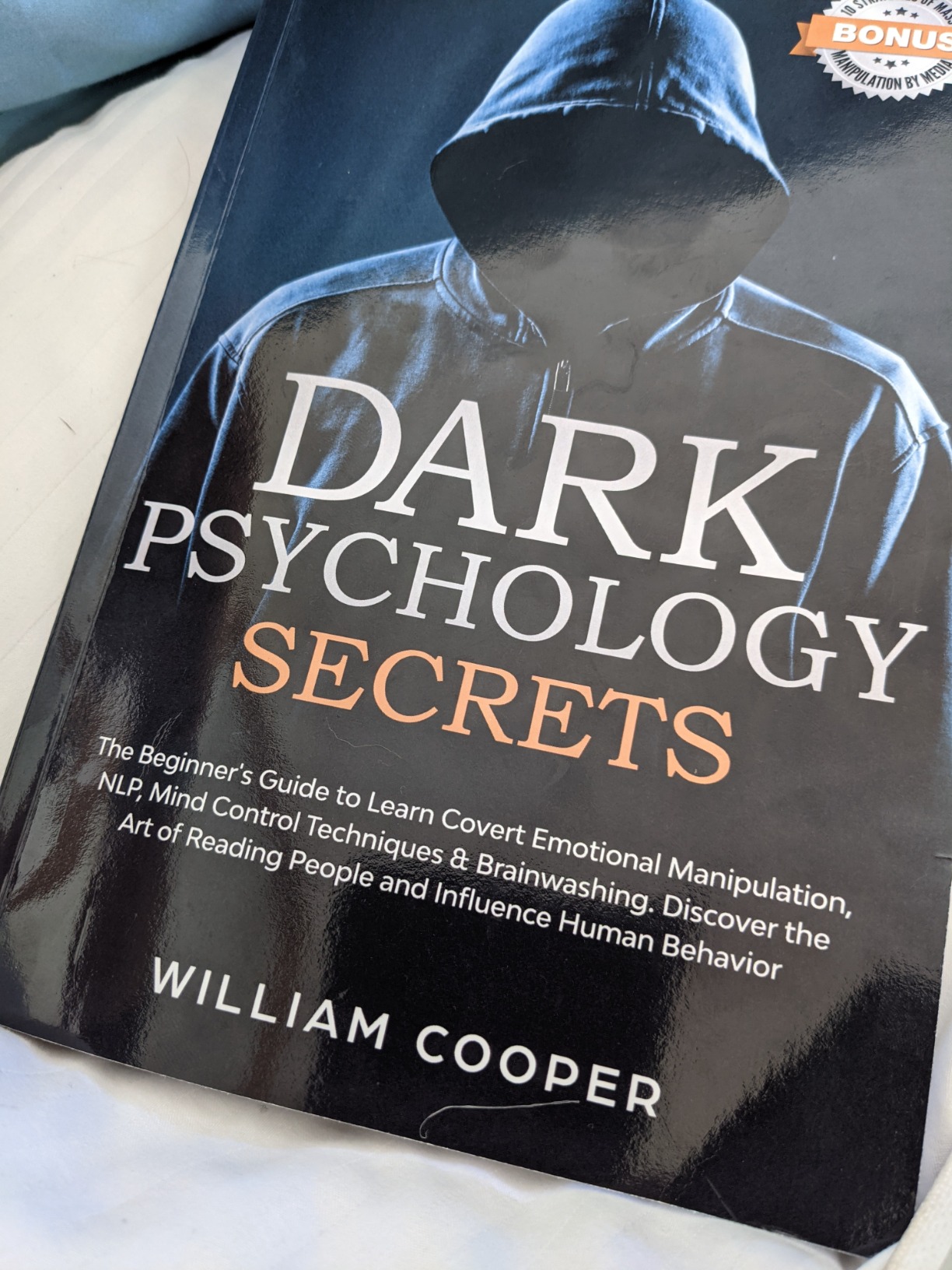 Dark Psychology Secrets: The Beginner's Guide to Learn Covert Emotional ...