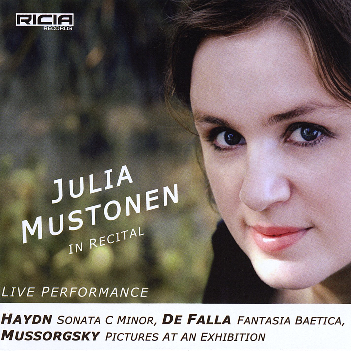 Julia Mustonen - Julia Mustonen in Recital - Amazon.com Music