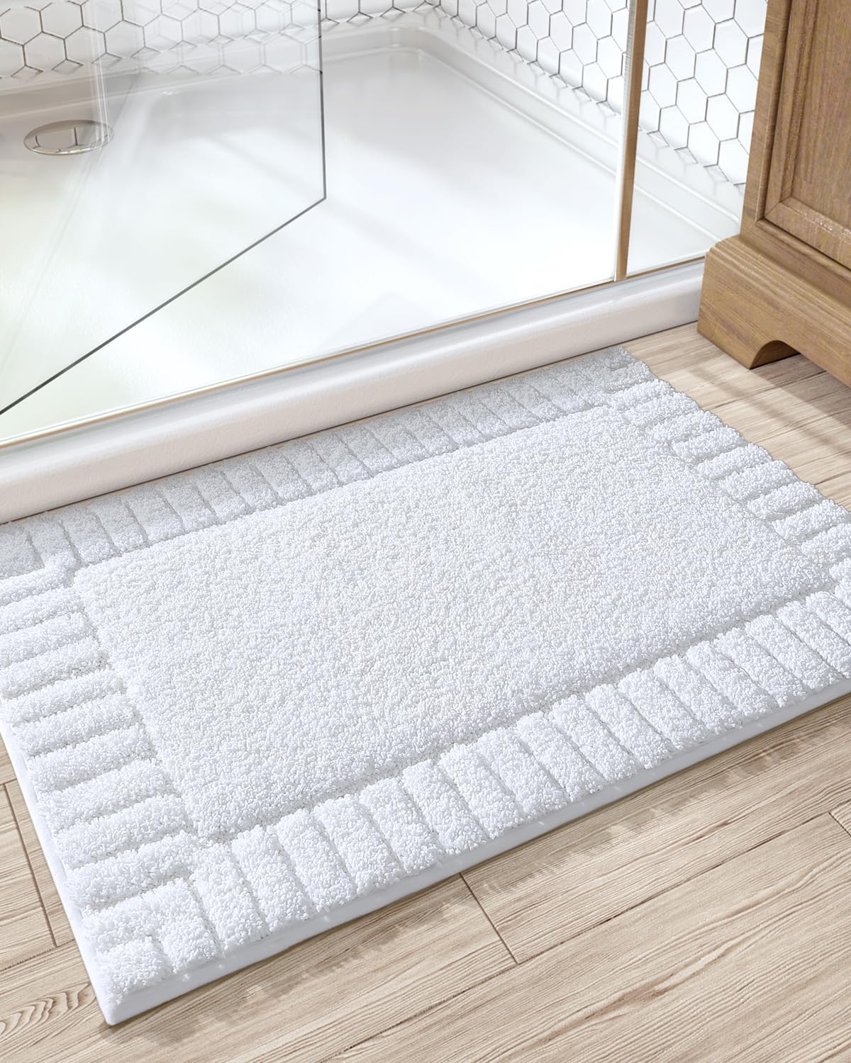 Amazon.com: LUMI Premium Bath Rug, Extra Soft and Absorbent Bathroom ...