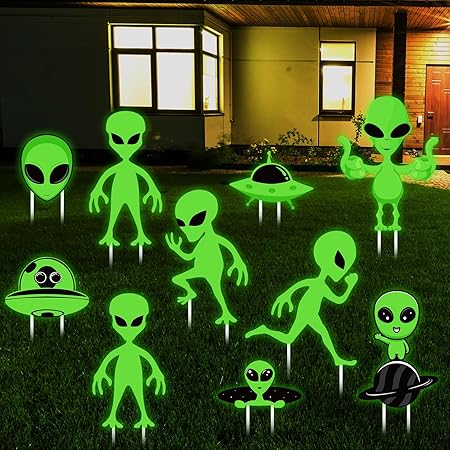 Amazon.com : Thyle 10 Pcs Halloween Alien Yard Sign Glow in The Dark ...