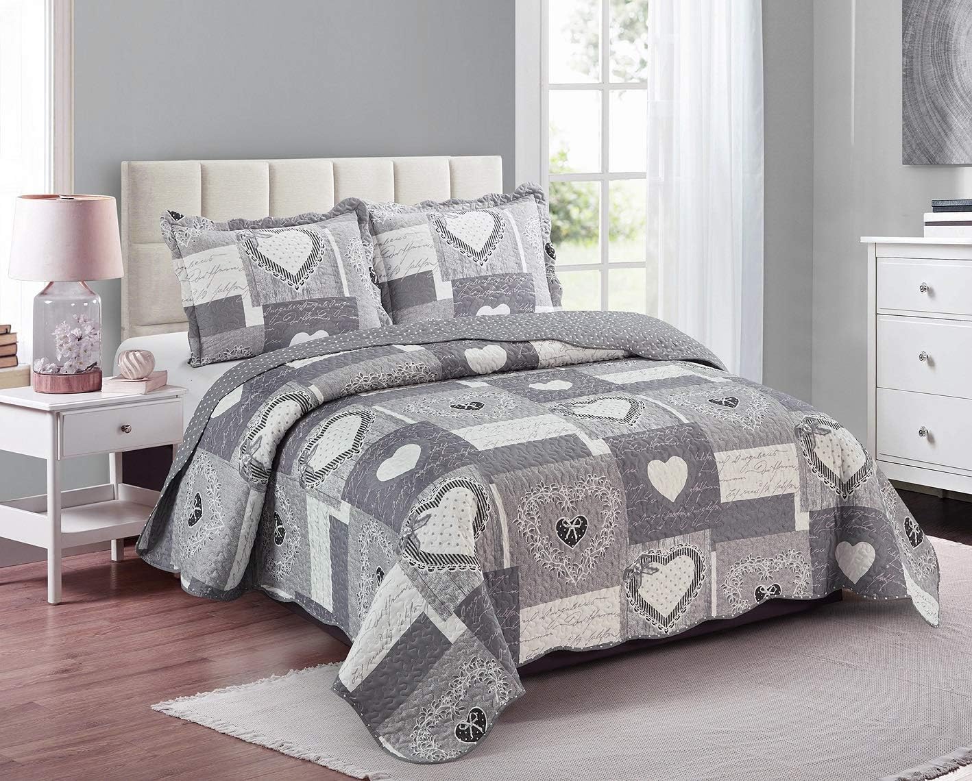 Amazon.com: Brilliant Sunshine Grey Heart Love Patchwork, 3-Piece Quilt ...