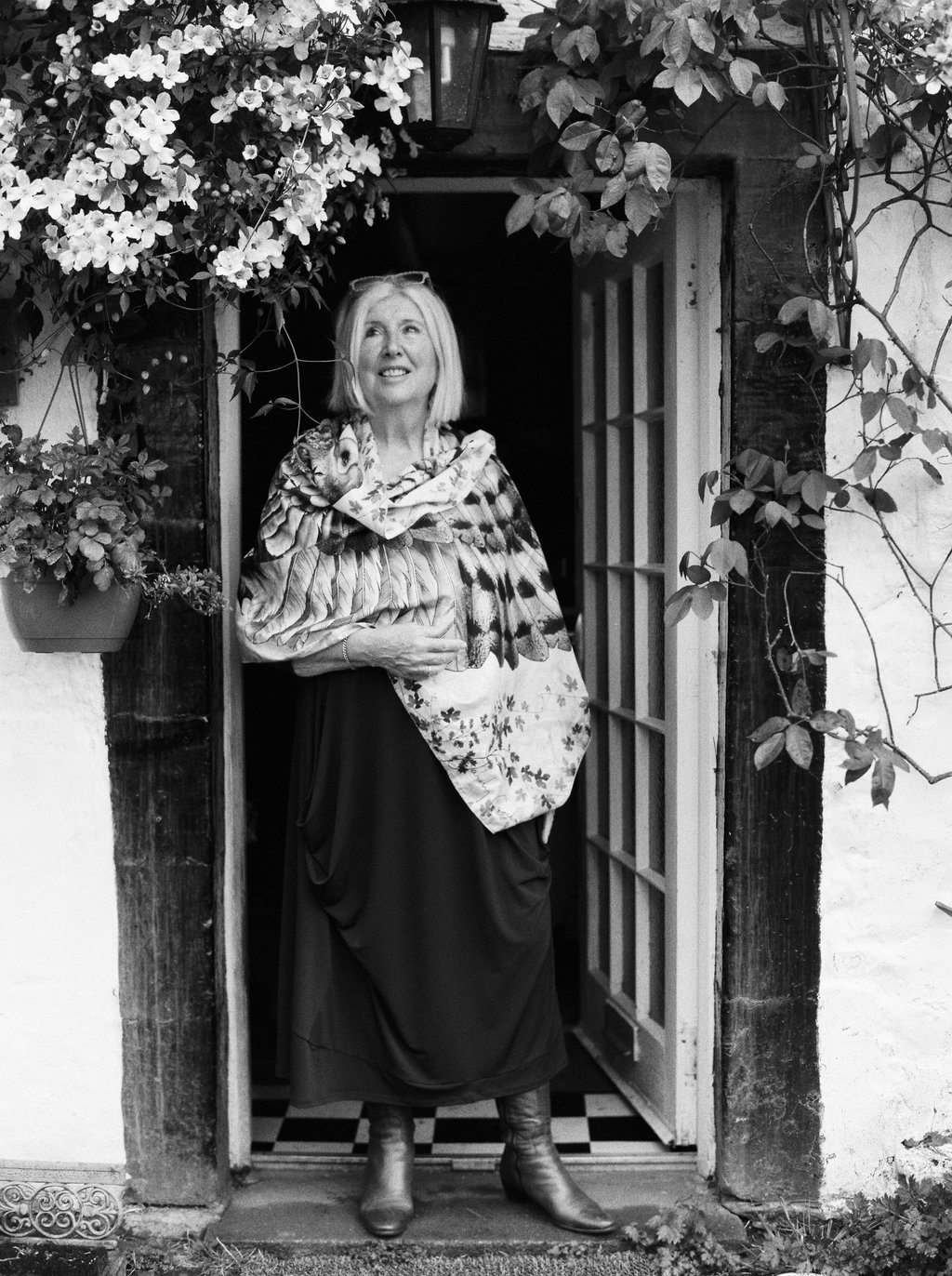 Amazon.com: Angela Locke: books, biography, latest update