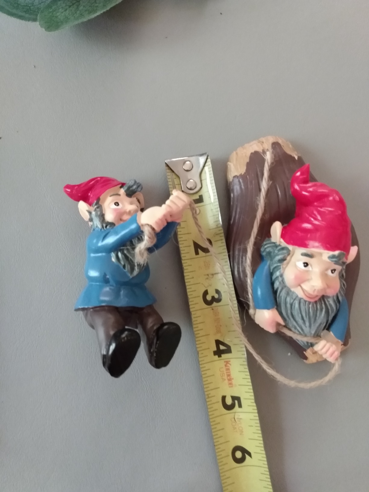 Amazon.com: SB Goods Climbing Gnomes Tree Hugger Decor-Gnomes Garden ...