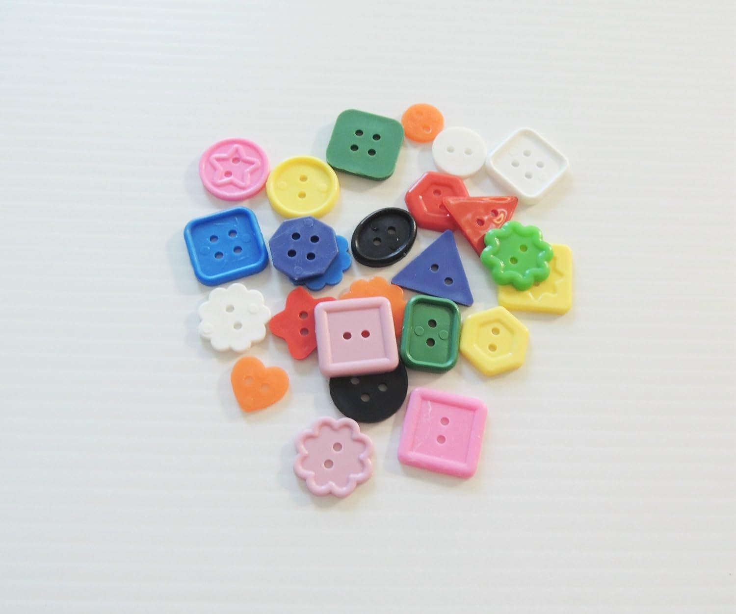 Amazon.com: Multi Shape Buttons Bird/parrot Toy Parts 25 Pieces : Pet ...