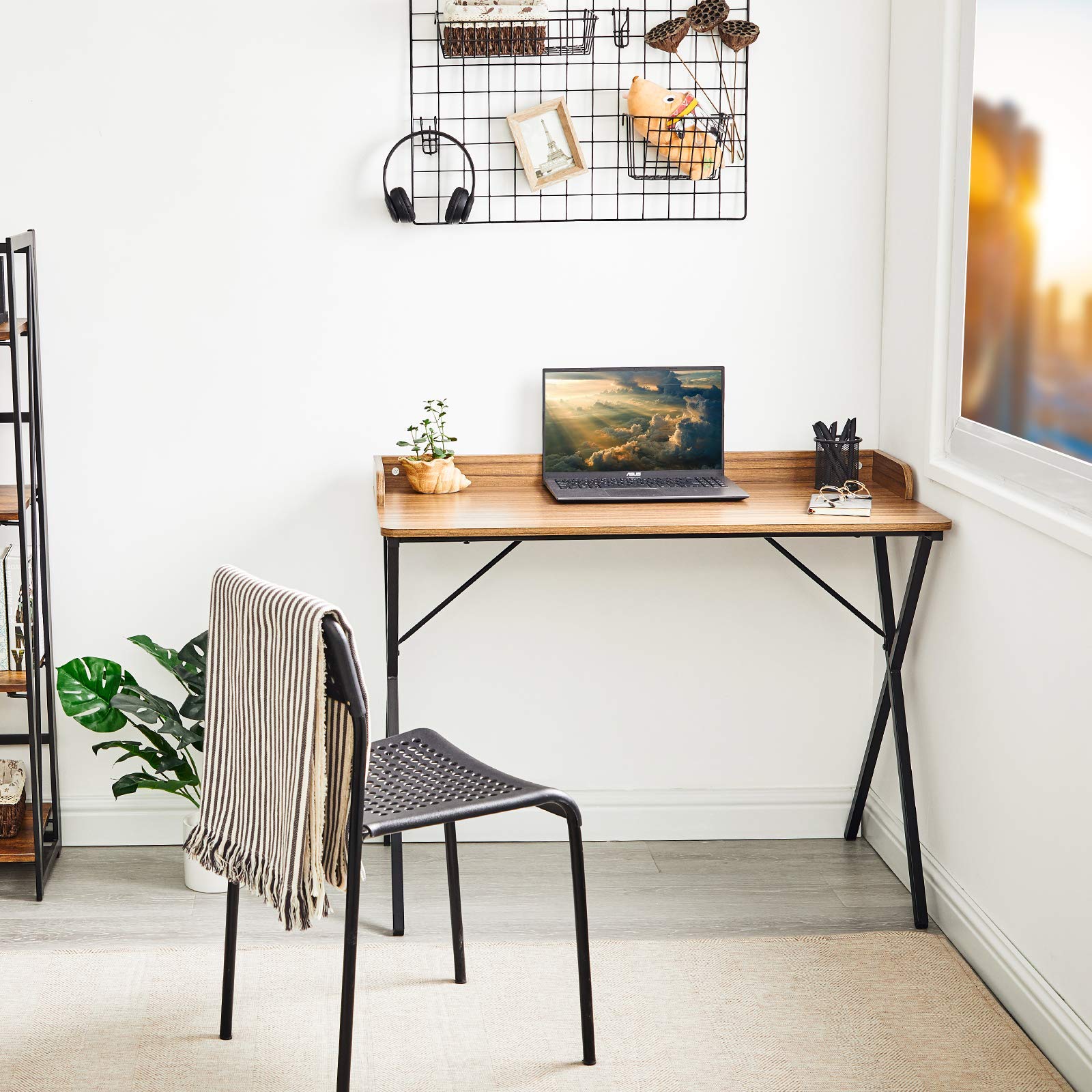 AINGOO Small Computer Desk 39" with Raised Edge Modern Desktop Gaming ...