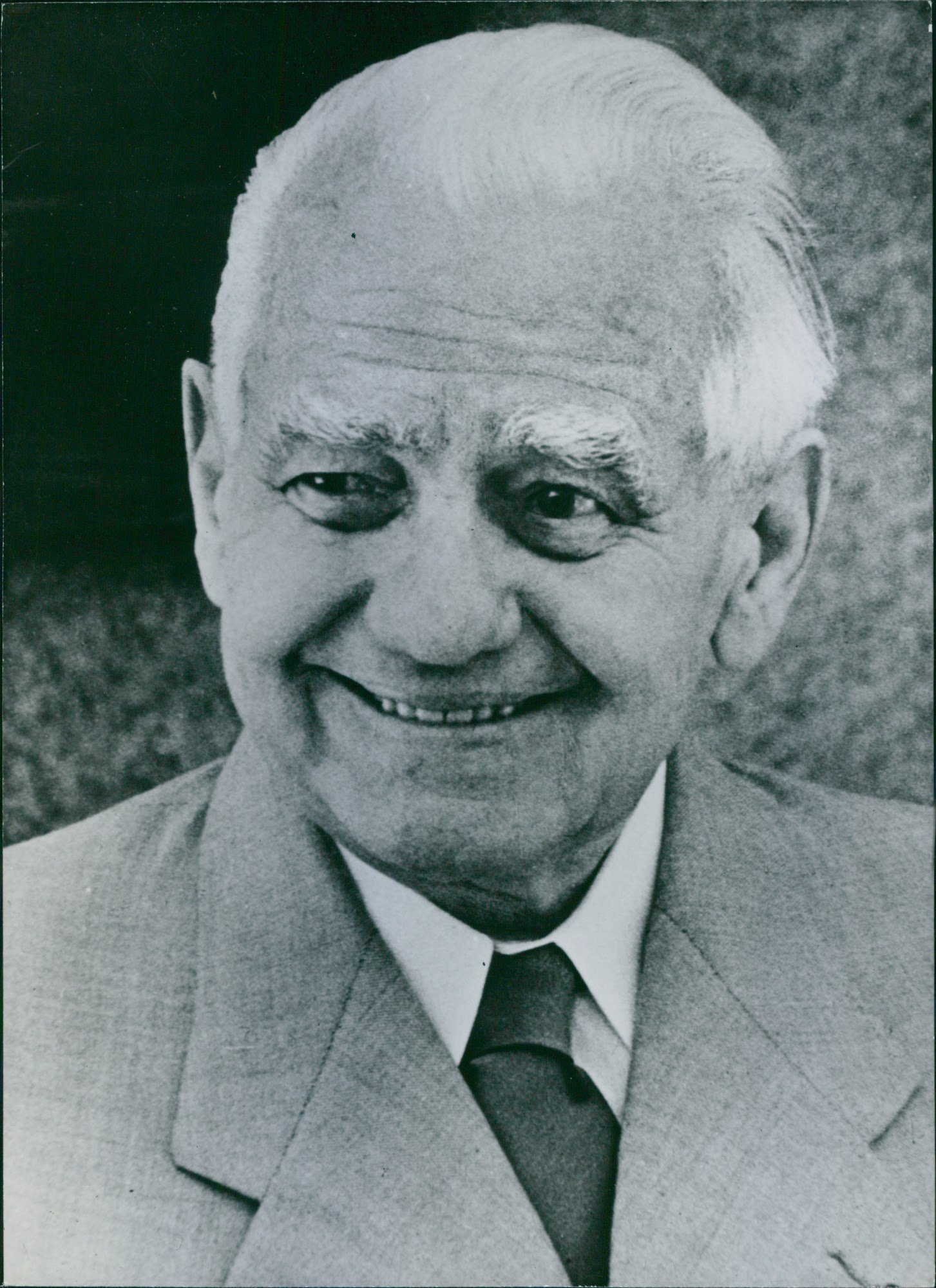 Wilhelm Pieck's Instagram, Twitter & Facebook on IDCrawl