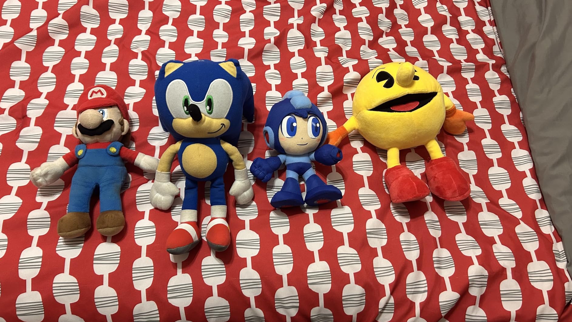 Amazon.com: Great Eastern Mega Man 10: 7" Mega Man Plush, Includes ...