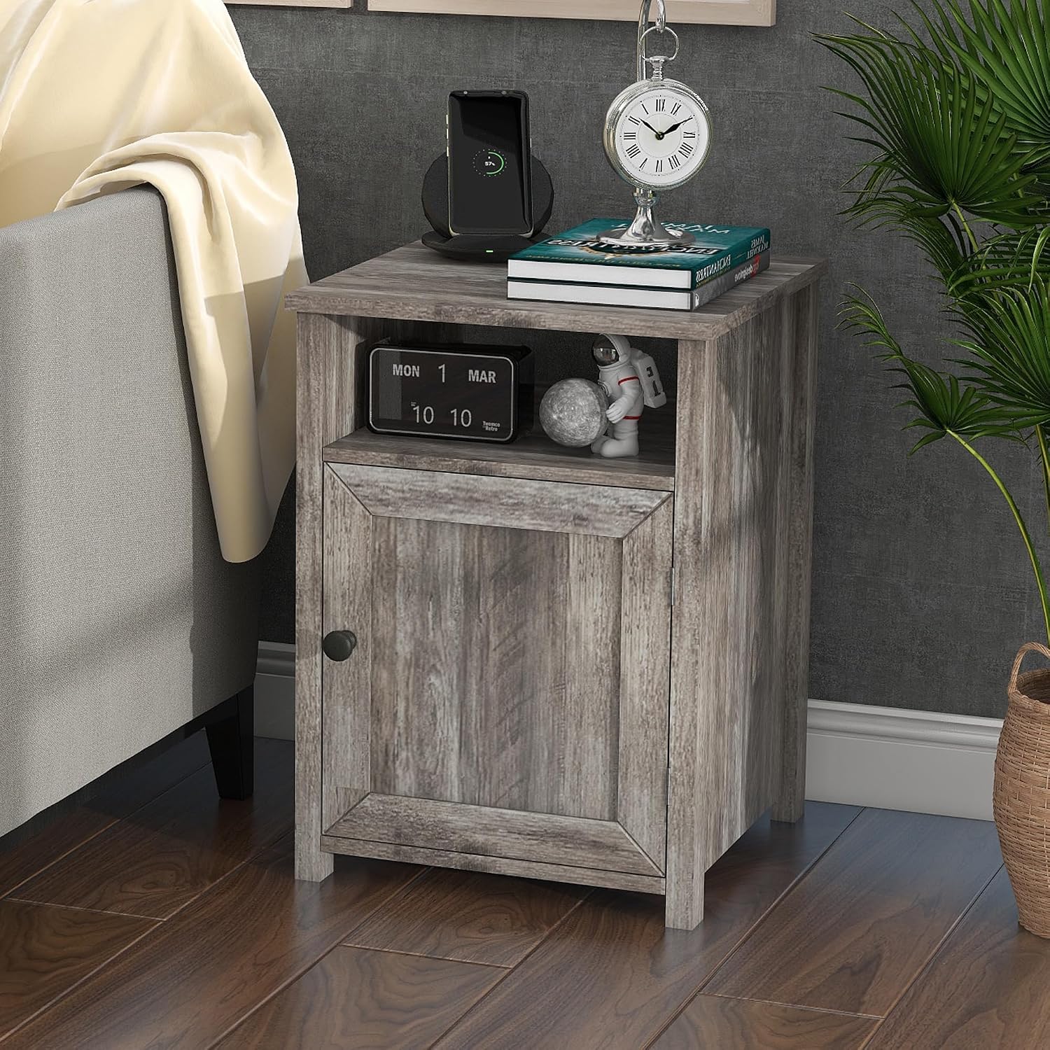 Amazon.com: TaoHFE Farmhouse Nightstand with Drawers Bed Side Table ...
