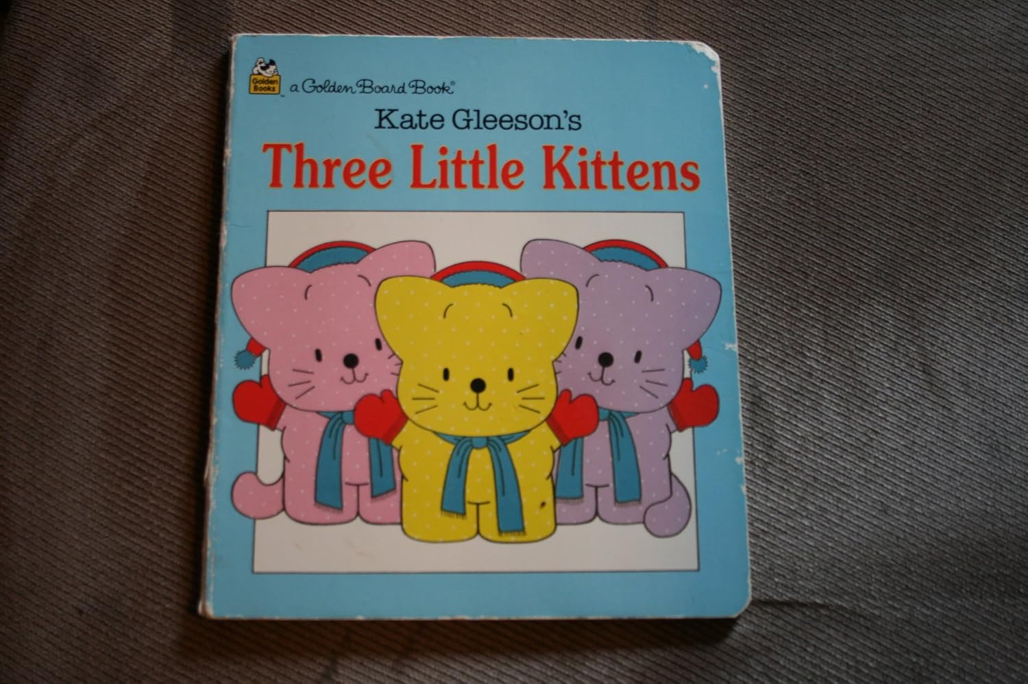 Amazon.com: Three Little Kittens (Golden Books): 9780307061225: Gleeson ...