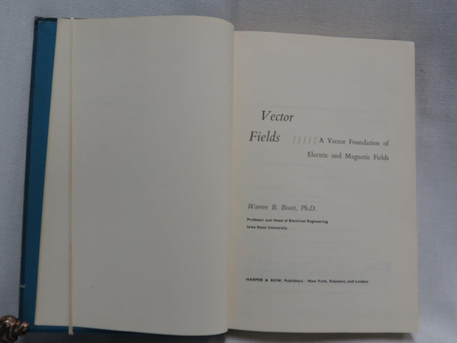 Vector Fields: Warren B Boast: 9780063560802: Amazon.com: Books