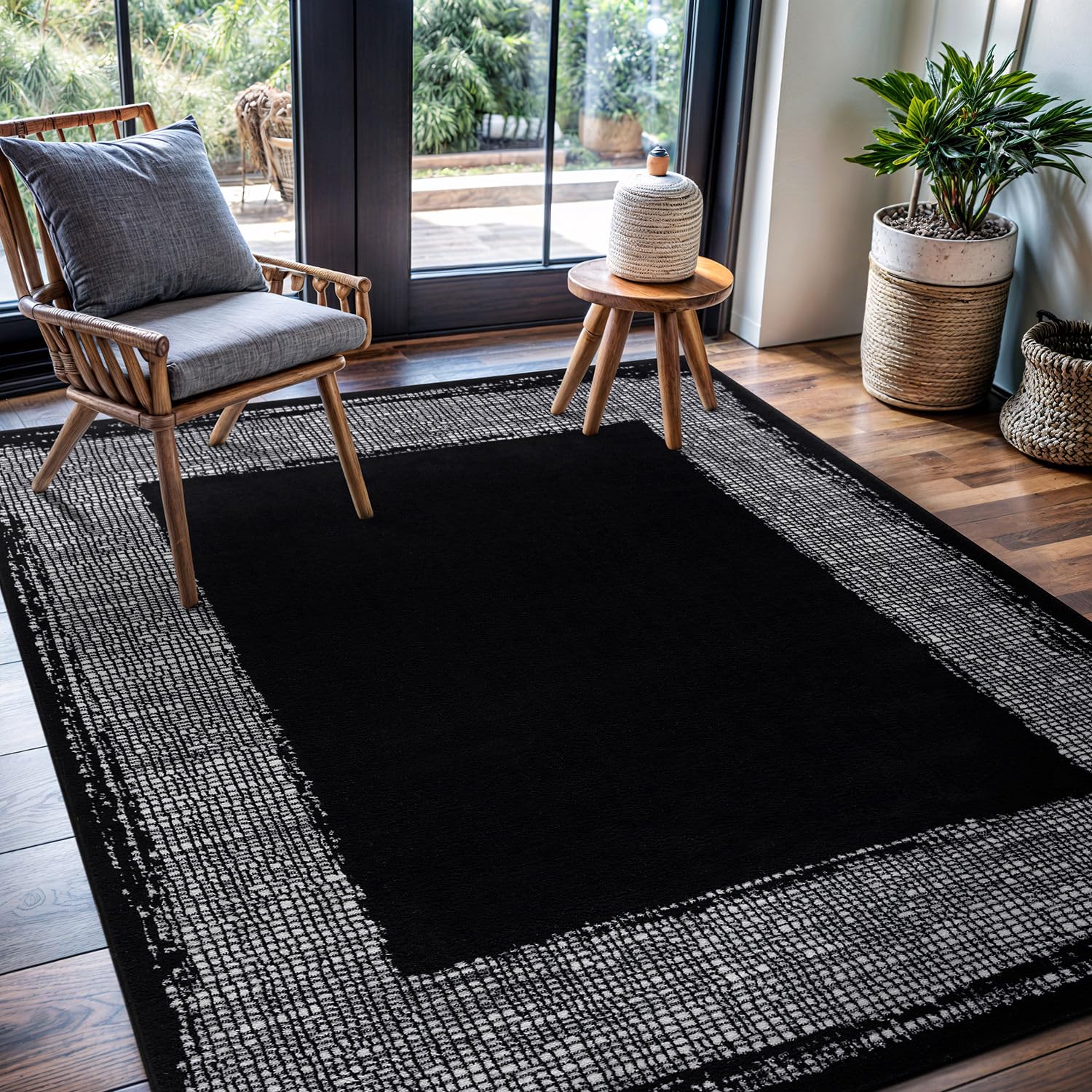 Amazon.com: CAMILSON Modern Area Rug 5x7 Black Rugs Solid Color ...