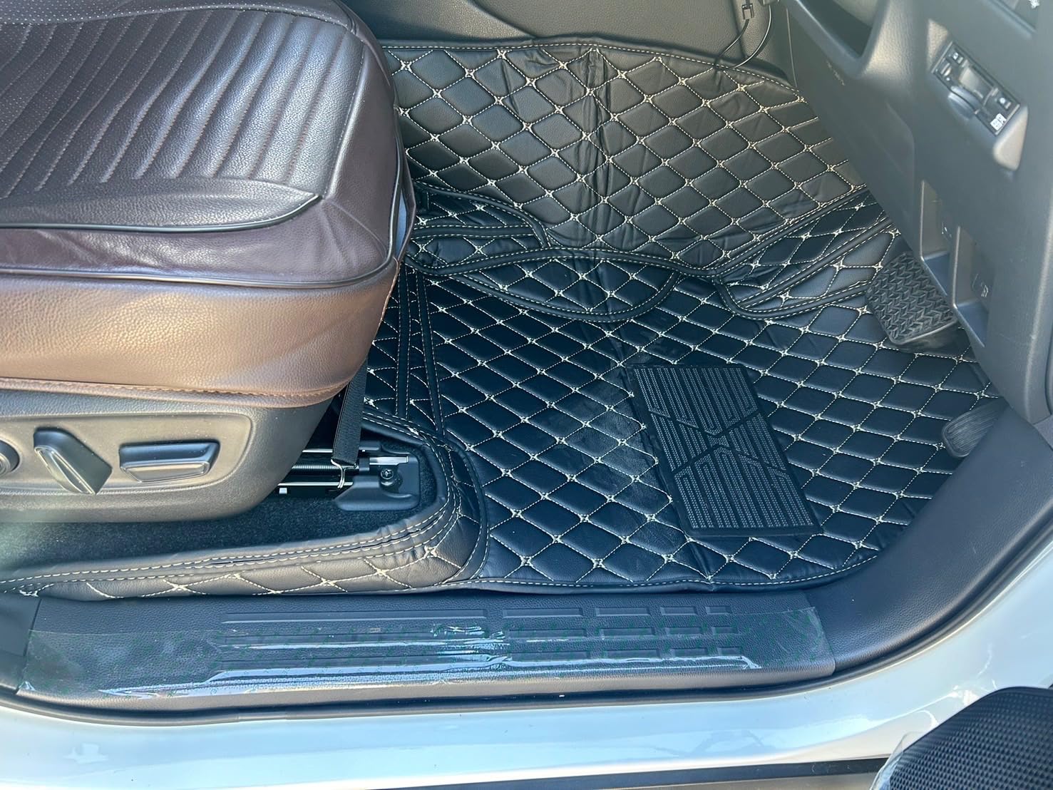 Amazon | Lacaca トヨタ 新型 ランドクルーザー 250系 7人乗り 専用 3Dフロアマット ランドクルーザー250 マット カーマット PUレザー素材 傷防止 防水 カー用品 ...