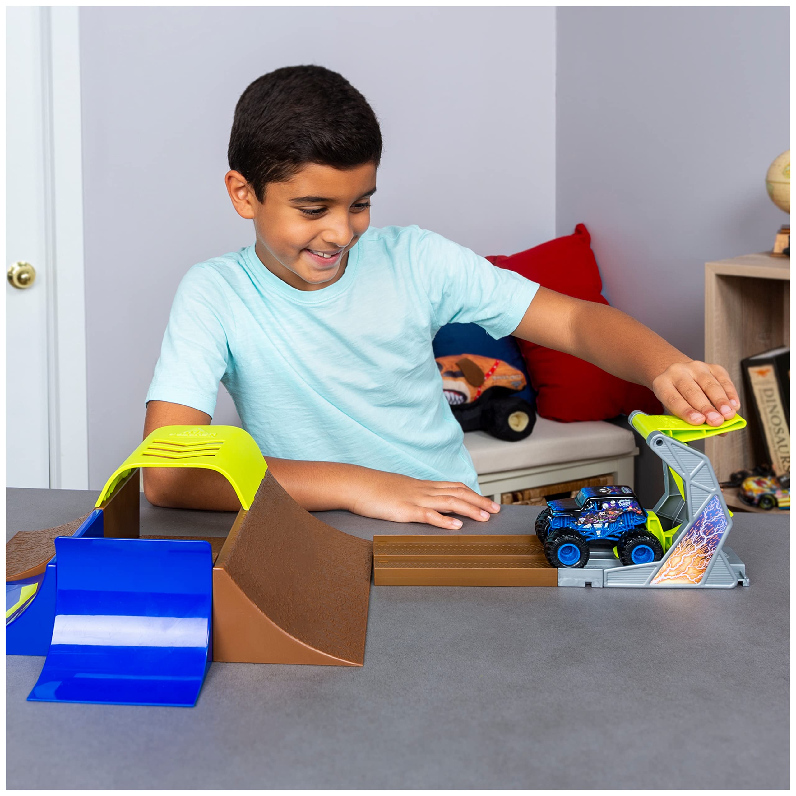 Snapklik.com : Monster Jam, Champ Ramp Freestyle Playset