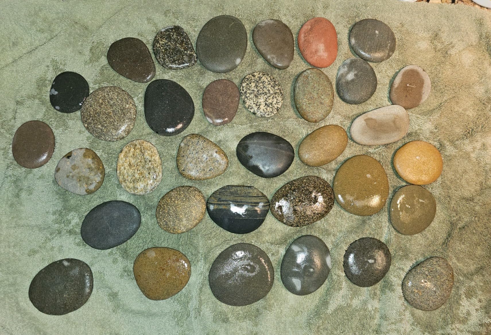 Amazon.com: [About 97 PCS - 105 PCS](18 Pounds) Painting Rocks,2.33"-3. ...