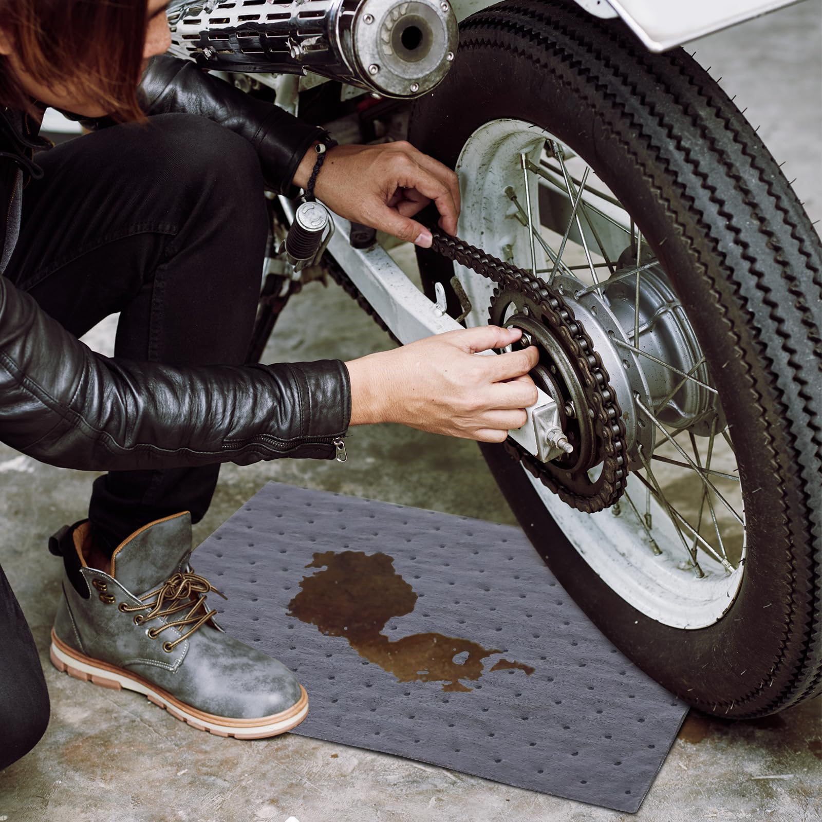 Snapklik.com : 100 PCS Oil Absorbent Pads - 13"x10" Super Oil Spill ...