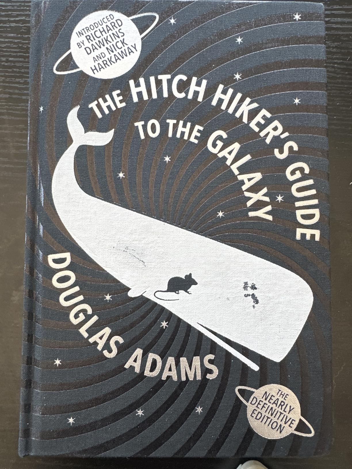 The Ultimate Hitchhiker's Guide to the Galaxy: The Complete Trilogy in ...