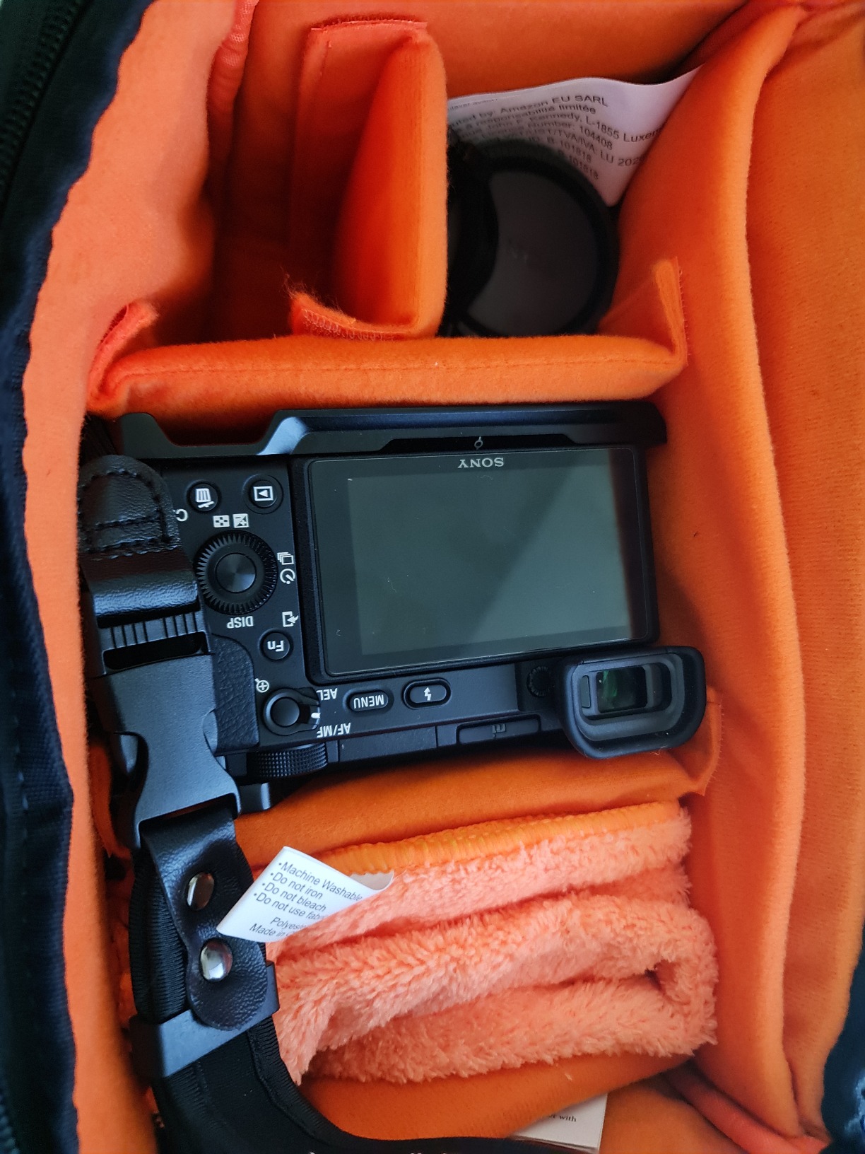 Amazon Basics Large DSLR Gadget Bag (Orange interior) : Amazon.com.au ...