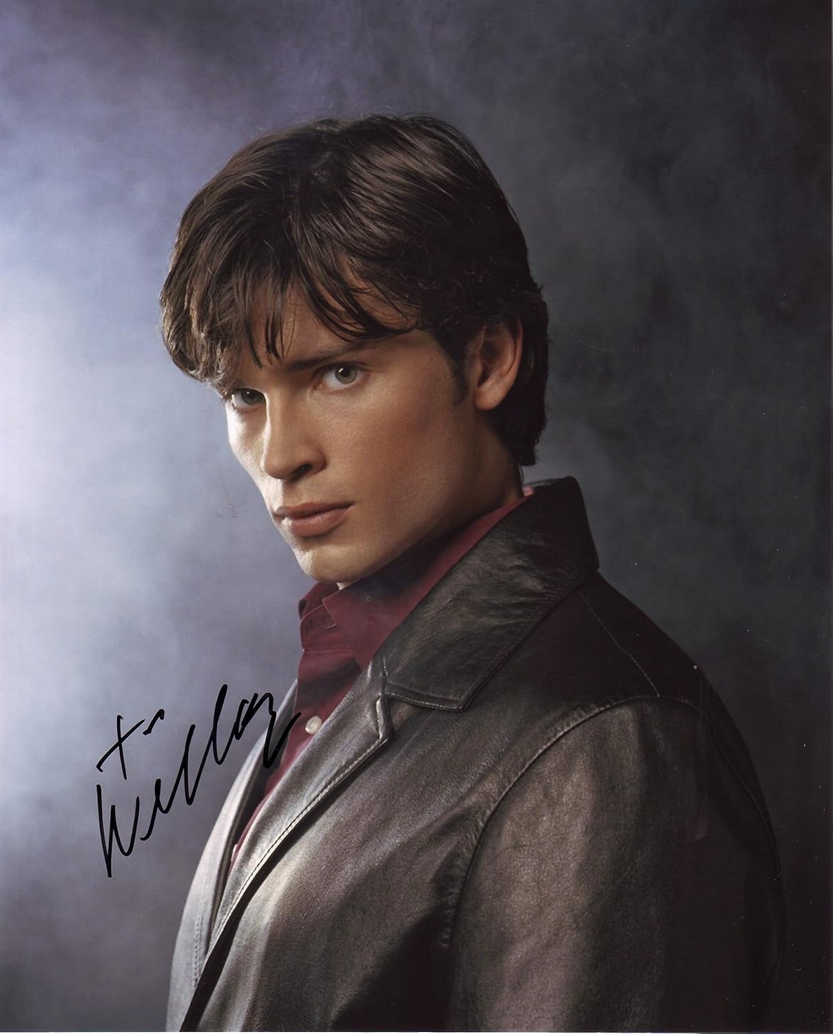 Amazon.com: Tom Welling Autograph Signed 8 x 10 Photo: Photographs