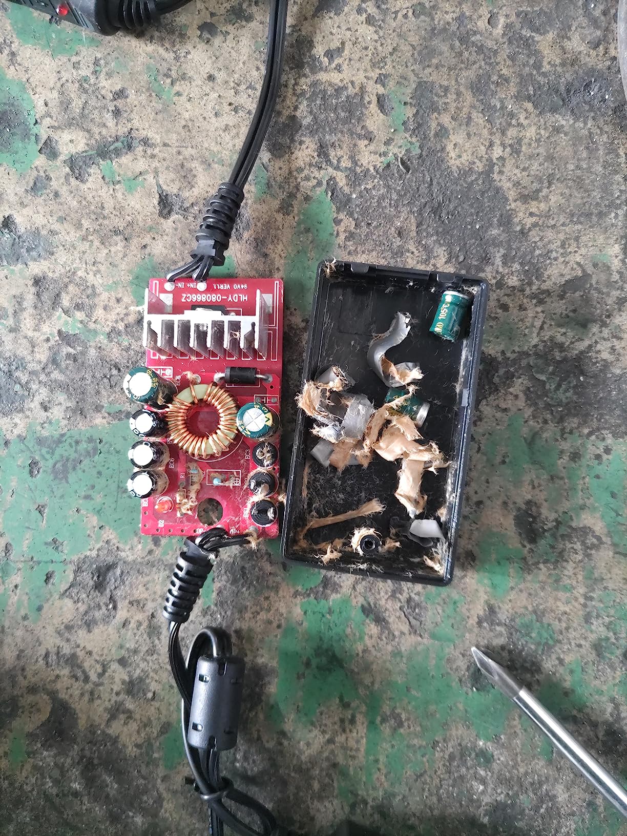 Amazon | 電圧変換 シガーソケット DCDC コンバーター 電圧変換器 24V→12V 変換 シガー アダプター 車載用 DC24V ...